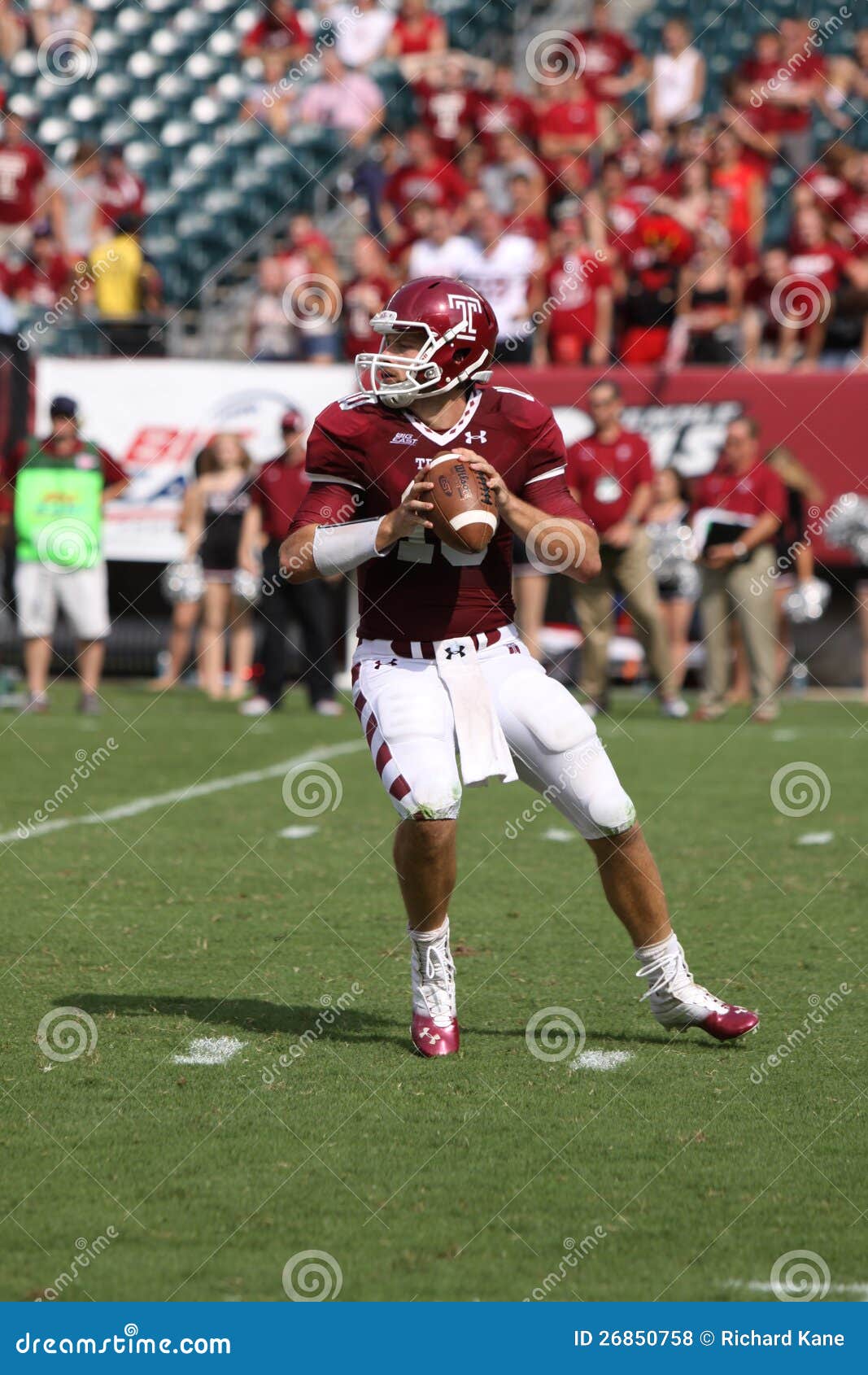 Temple Quarterback Chris Coyer Looks Downfield Editorial Stock Photo ...