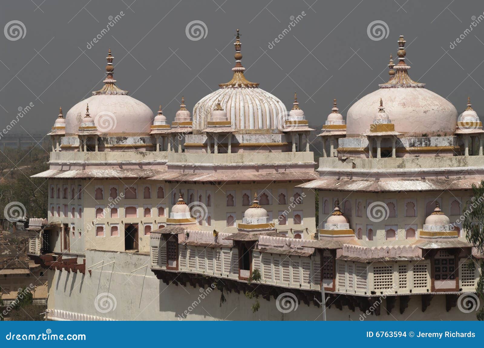 Temple rose indou photo stock. Image du indien, architecture - 6763594
