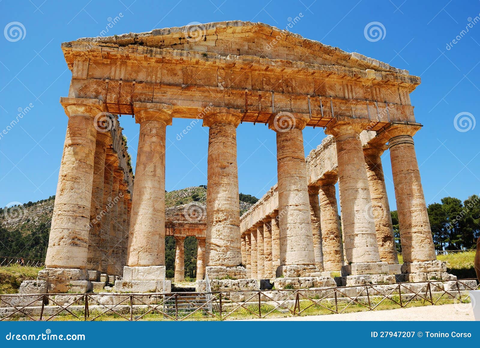 The Temple of Segesta stock image. Image of trapani, elymian - 27947207