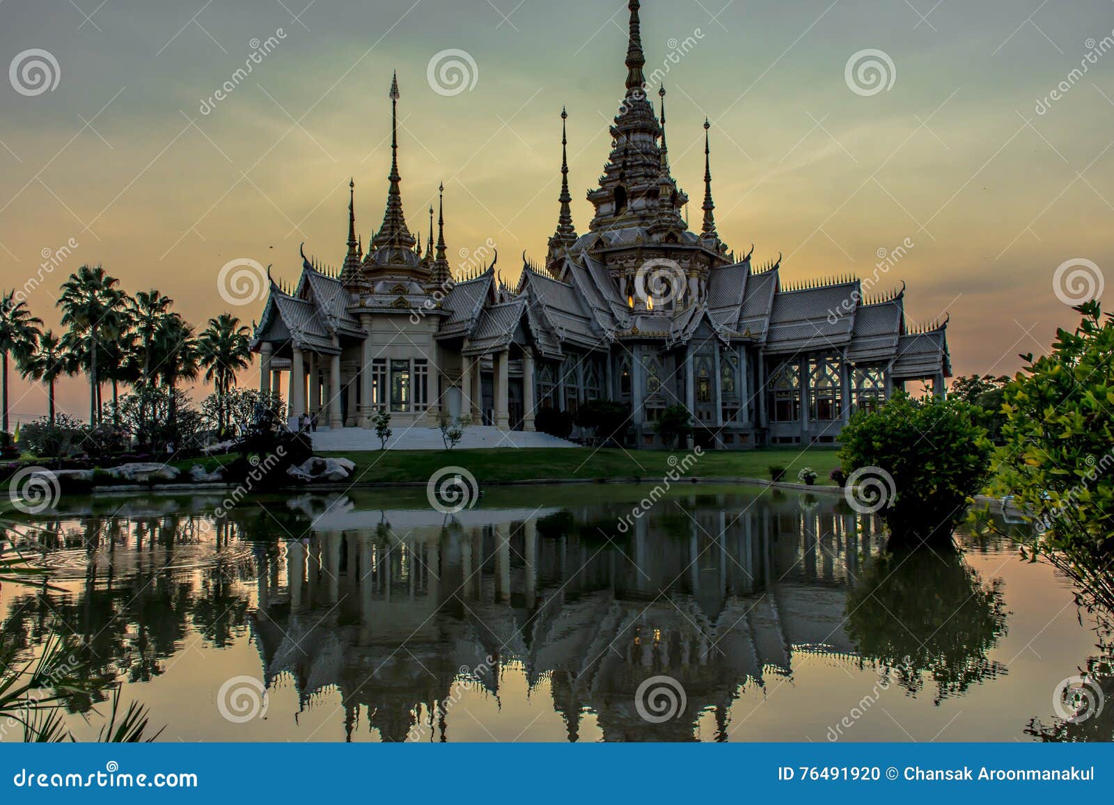 Temple at Sunset Watnonkhum Editorial Image - Image of landmark, temple ...