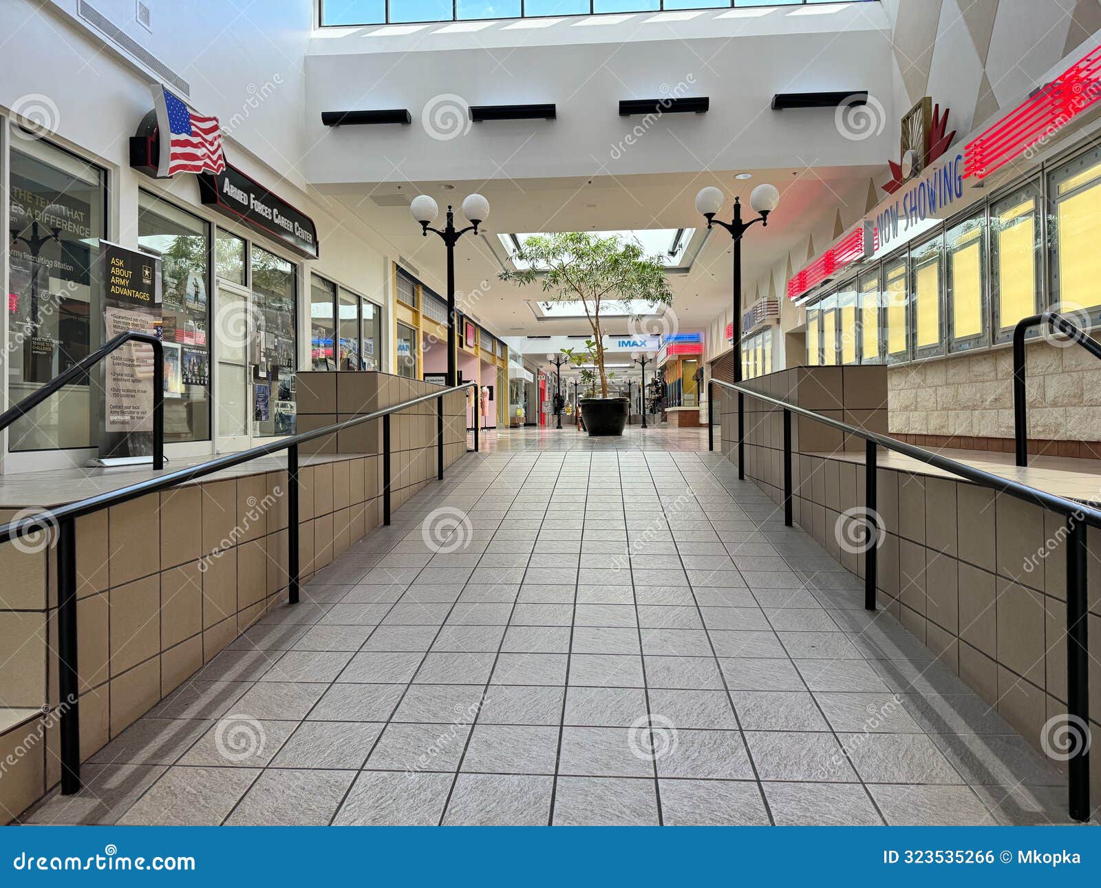 Inside the Nearly Empty Temple Mall Editorial Photo - Image of texas ...