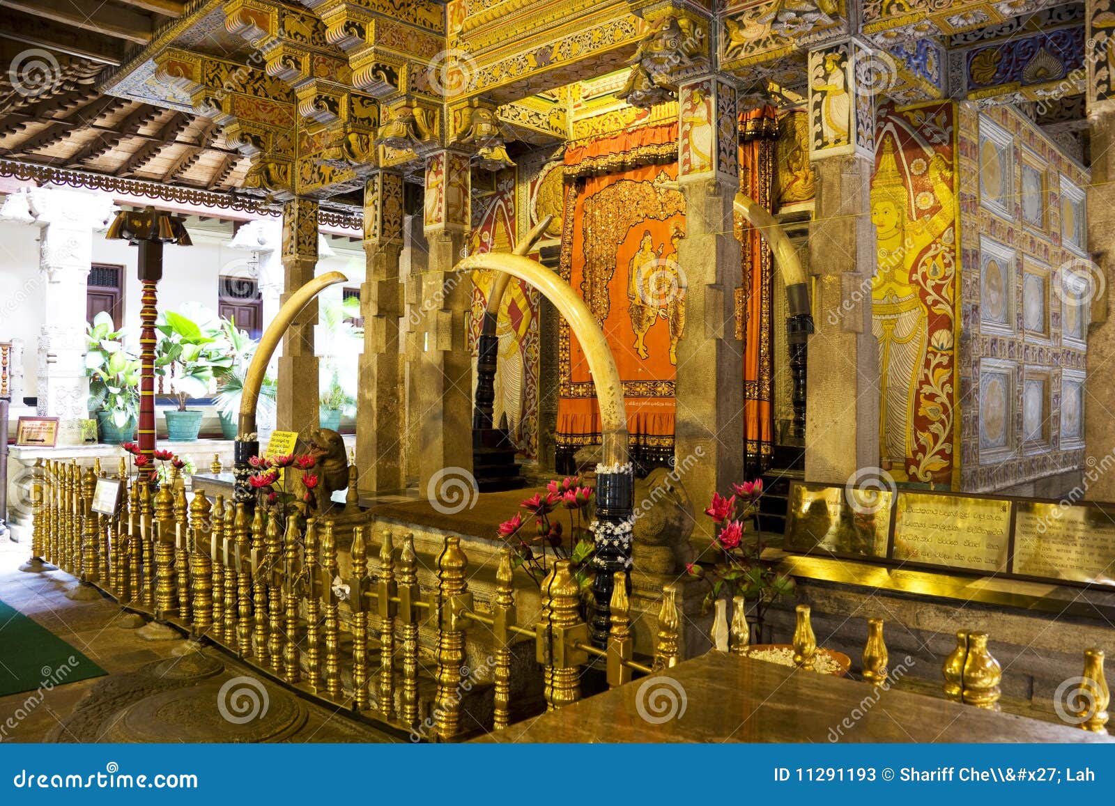 Temple of Tooth, Kandy, Sri Lanka Stock Image - Image of buddhist ...