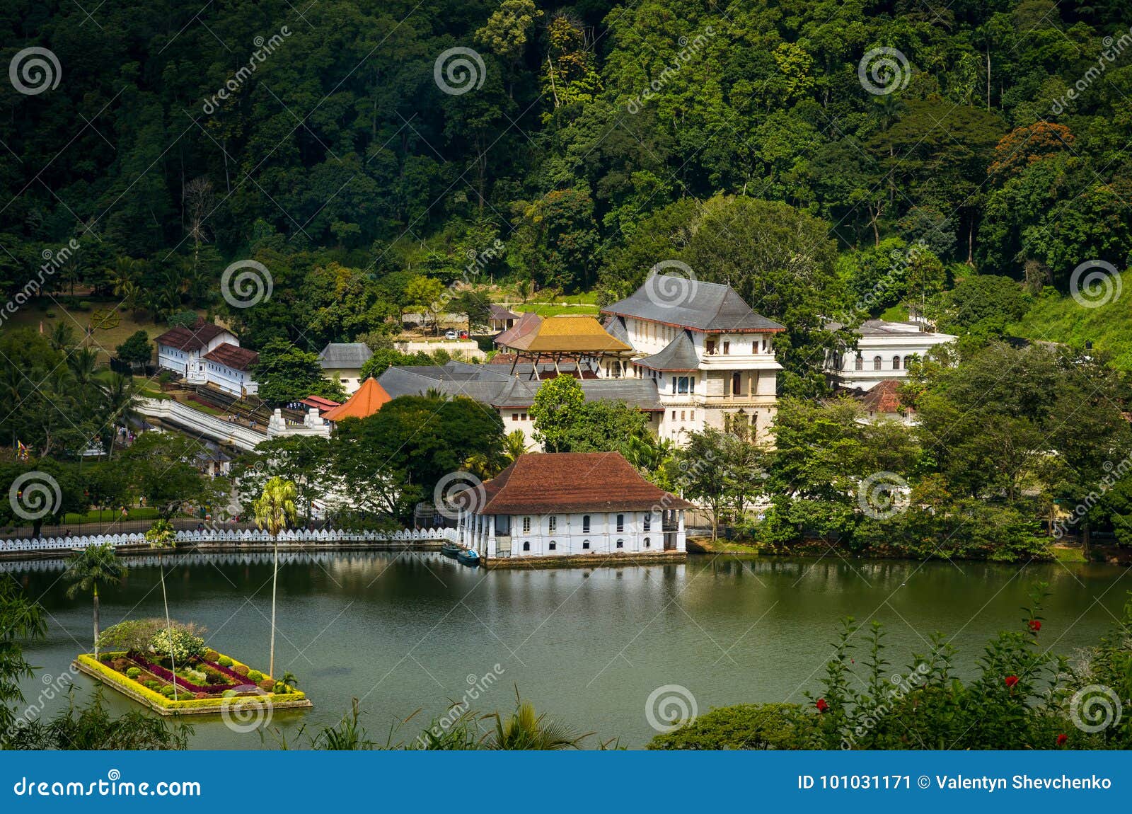 Temple of the Tooth, Kandy, Stock Image - Image of hill, country: 101031171