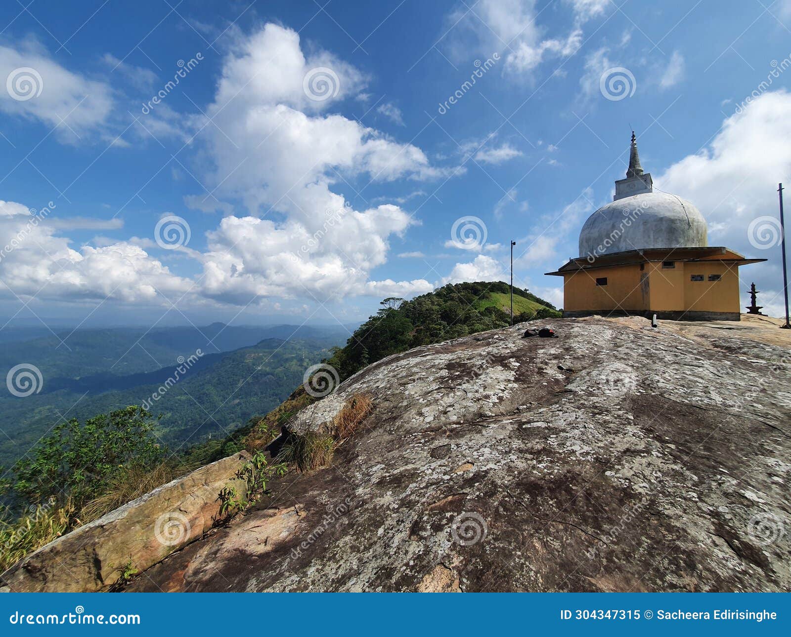 Temple at the Top of Alagalla Mountain Stock Image - Image of srilanka ...