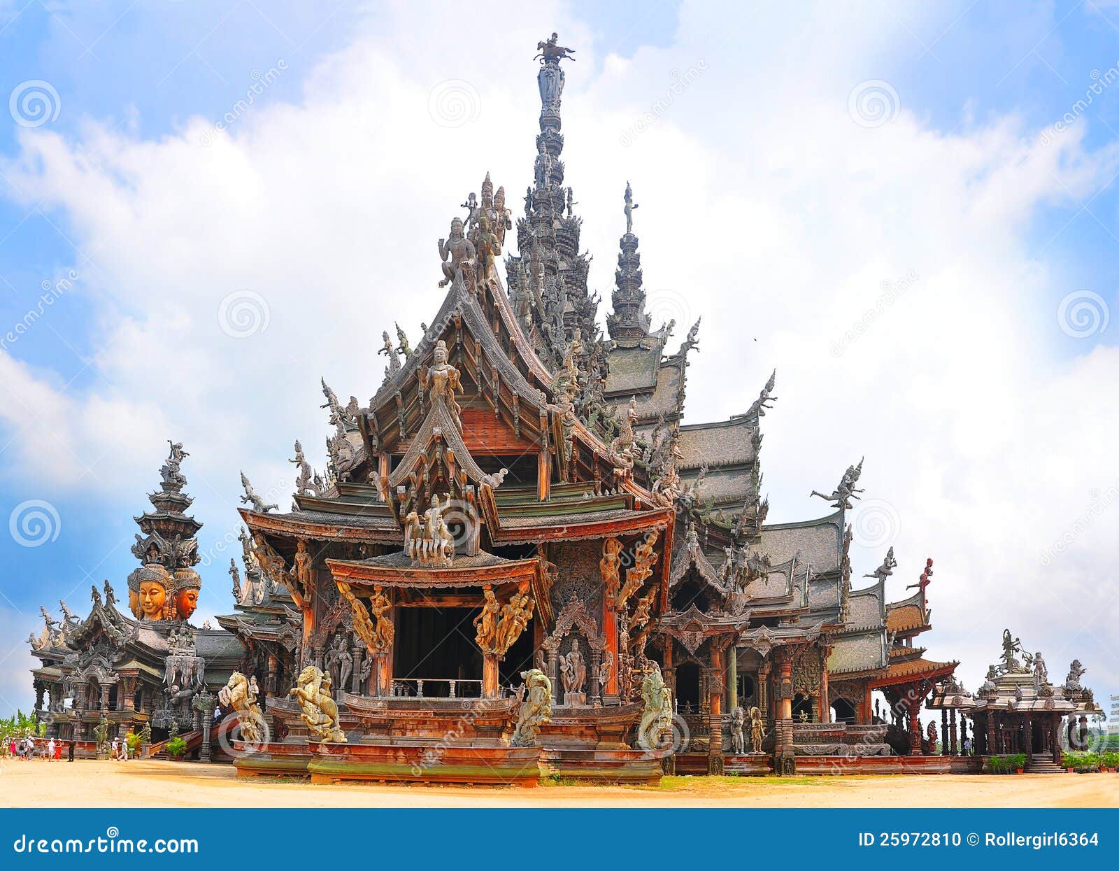 Temple of Truth. Pattaya Thailand Stock Photo - Image of temple, light ...