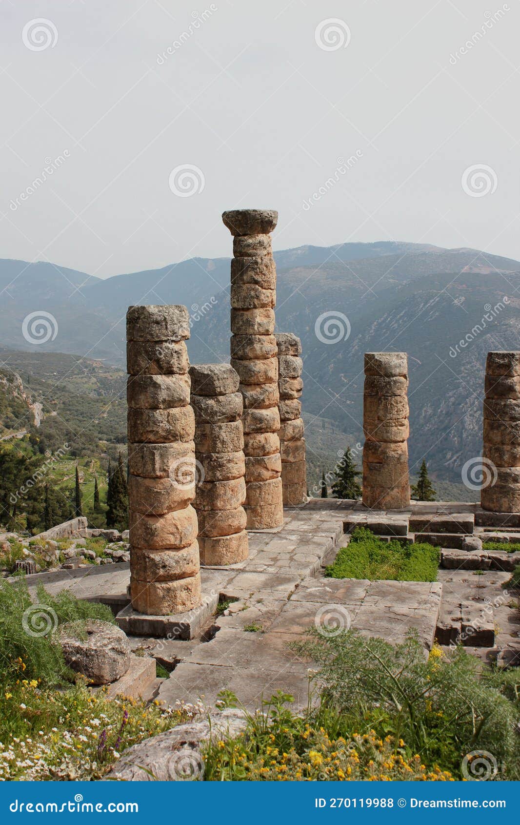 Templo Antiguo De Apollo En Delphi Foto de archivo - Imagen de dios ...