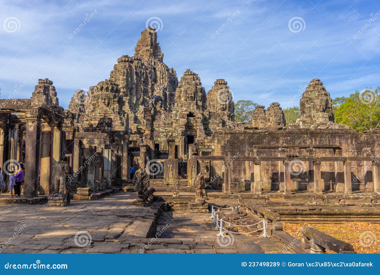Templo Bayon En Angkor Camboya Imagen de archivo - Imagen de turismo ...