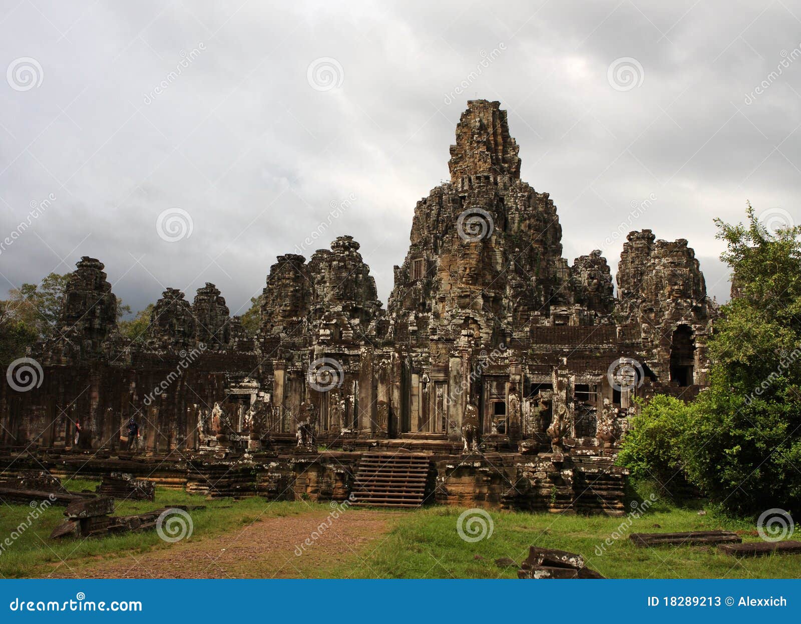 Templo de Bayon imagen de archivo. Imagen de estatua - 18289213