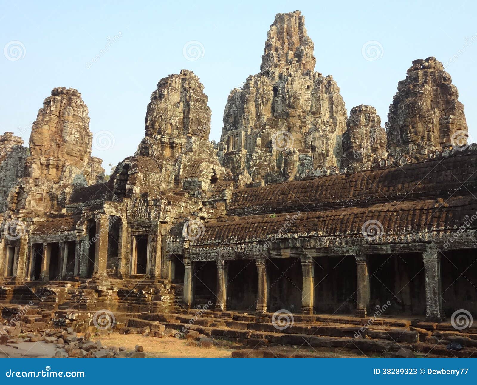 Templo de Bayon imagen de archivo. Imagen de hinduismo - 38289323