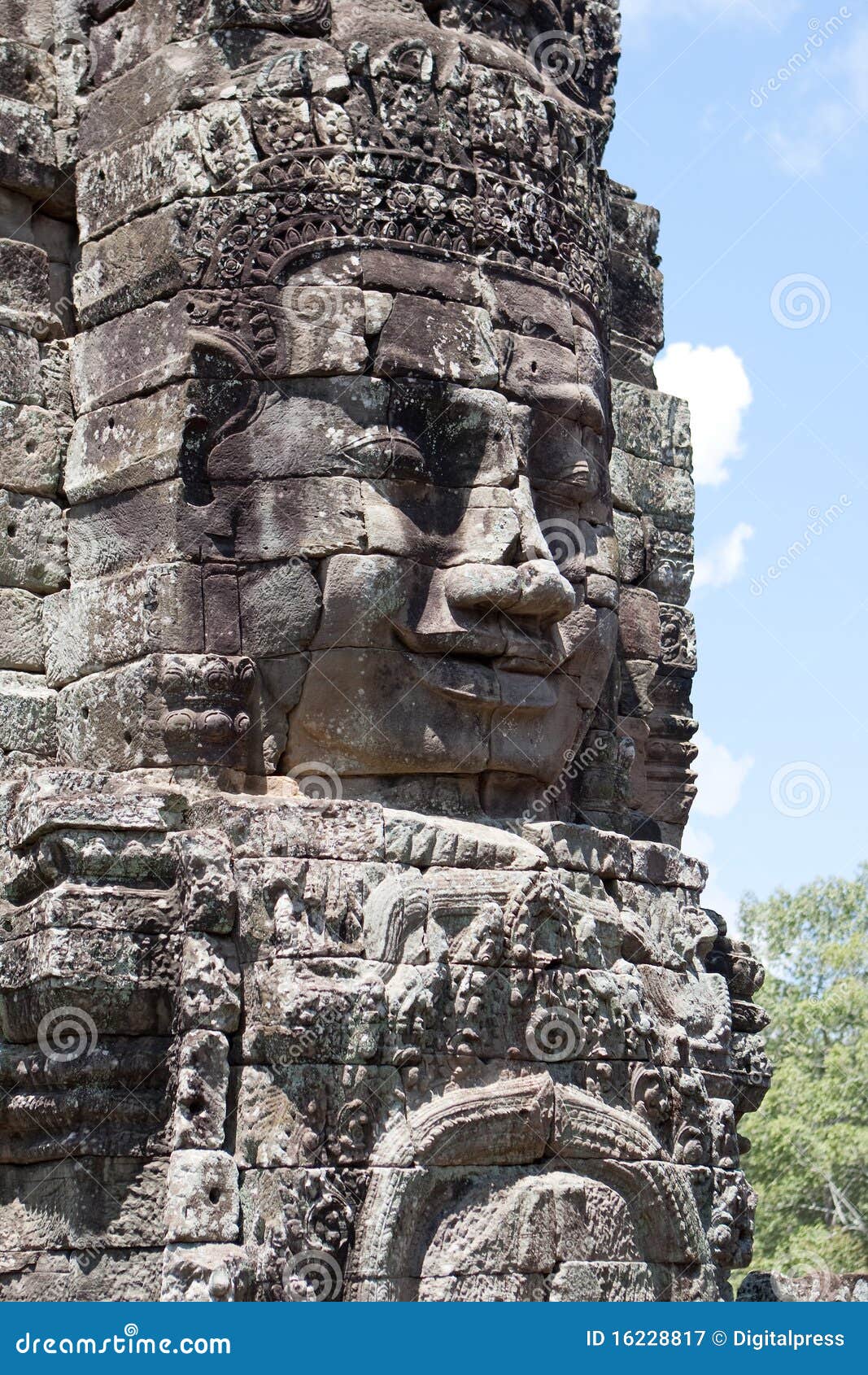 Templo de Bayon en Angkor imagen de archivo. Imagen de cultura - 16228817