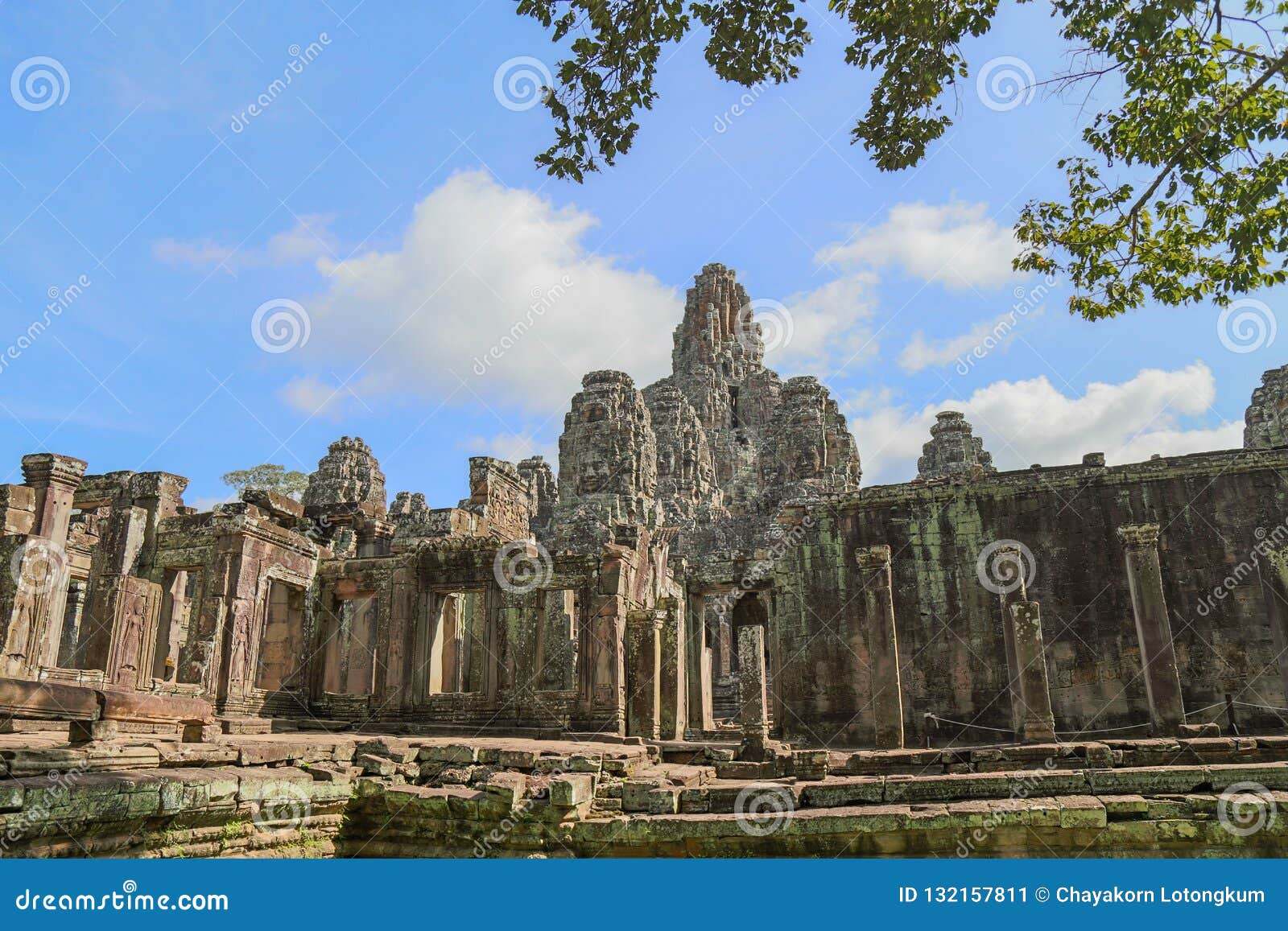 Templo De Bayon En Angkor Thom Imagen de archivo - Imagen de budismo ...