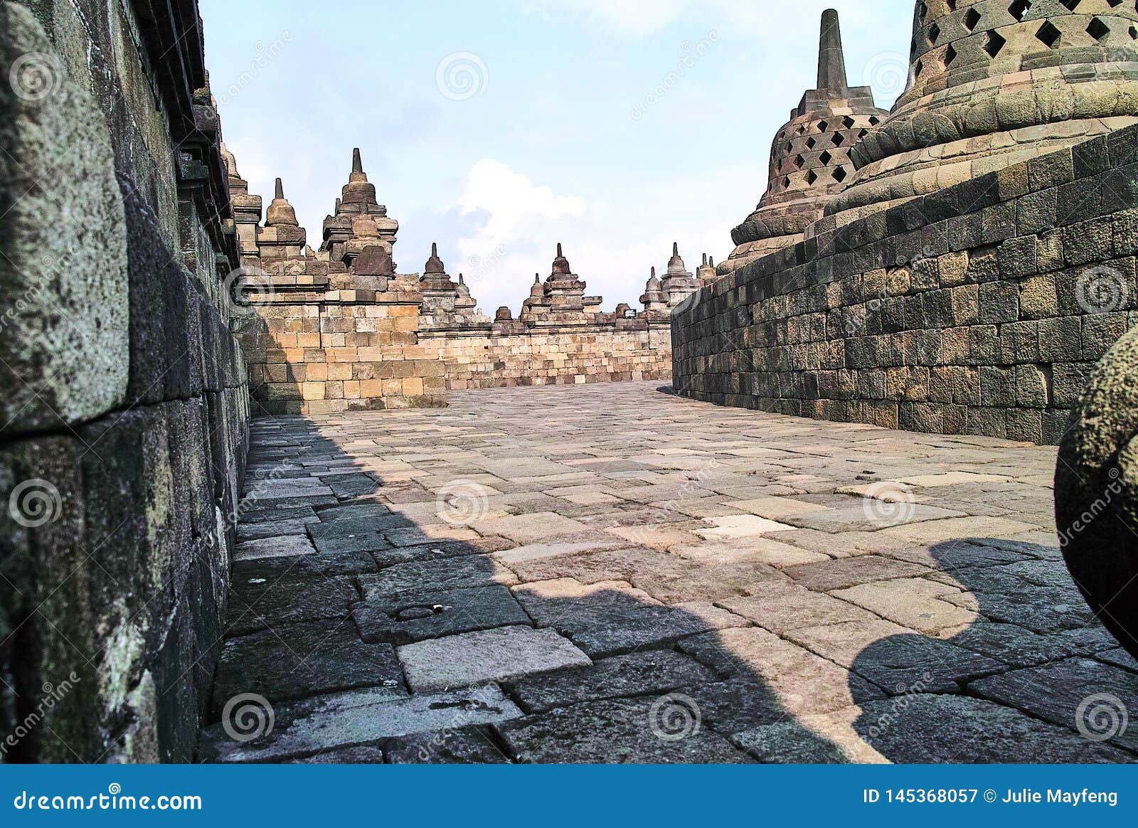 Templo De Borobudur, Isla De Java, Indonesia Fotografía editorial ...