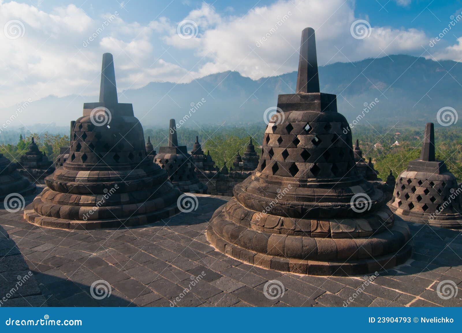 Templo De Borobudur, Java Central, Indonesia Imagen de archivo - Imagen ...