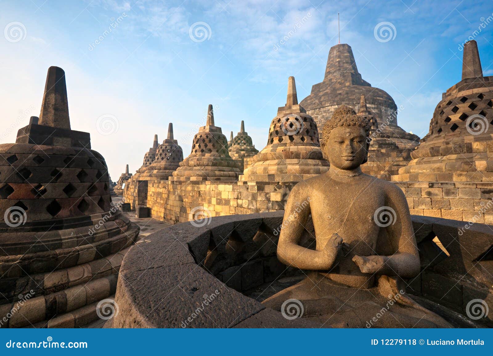 Templo De Borobudur, Yogyakarta, Java, Indonésia. Foto de Stock ...