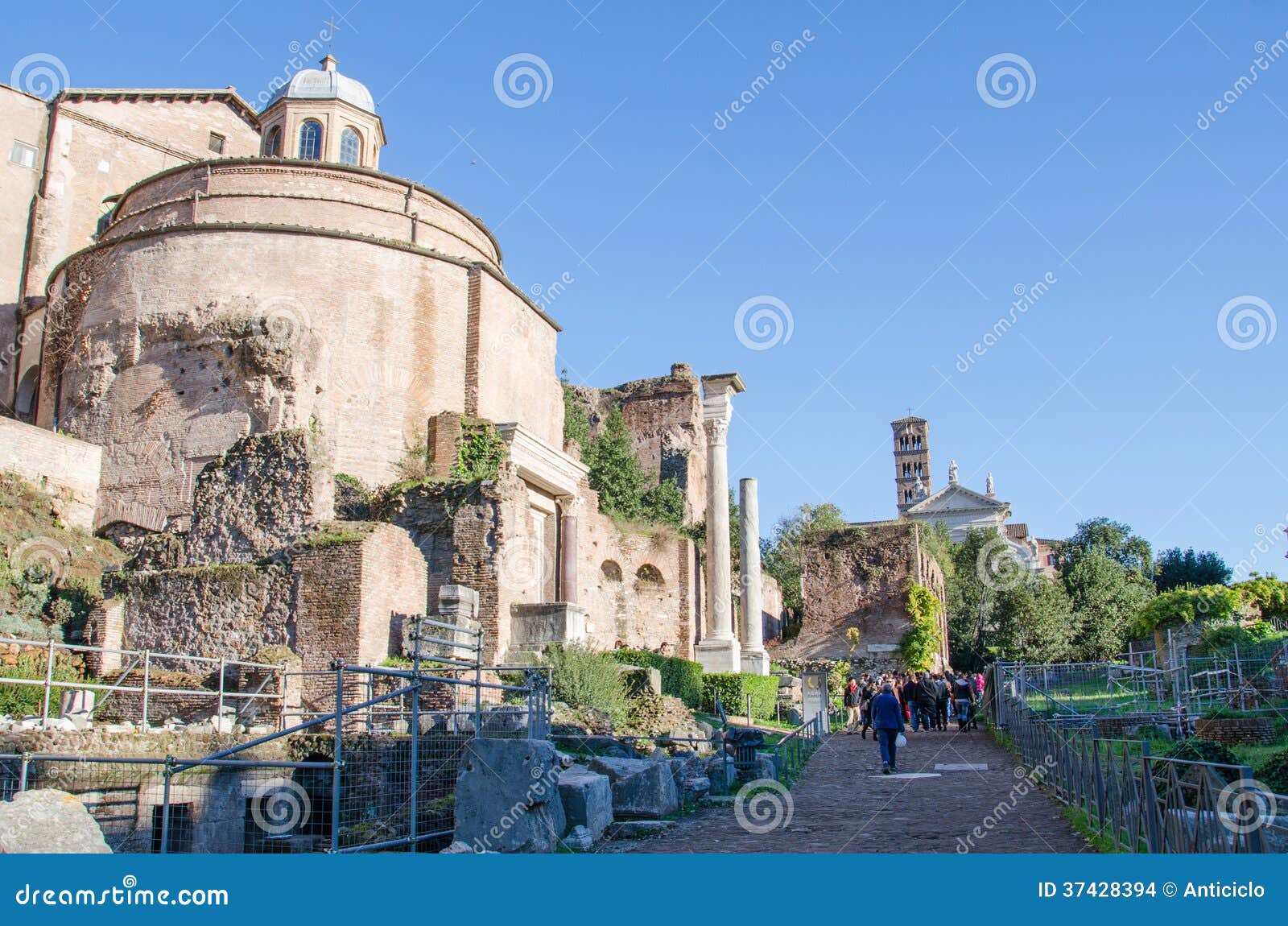 Templo de Cesar imagen de archivo editorial. Imagen de turismo - 37428394