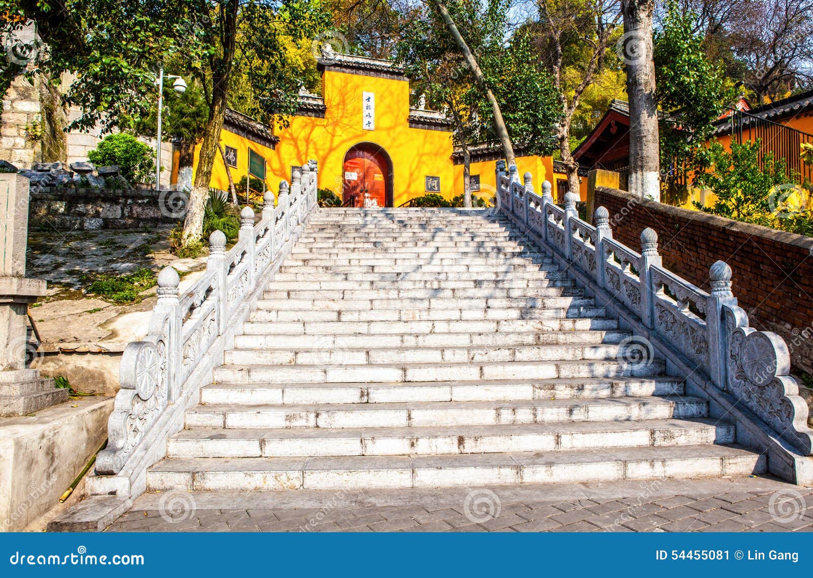 Templo De Jiming Em Nanjing Foto Editorial - Imagem de porcelana, cenas ...
