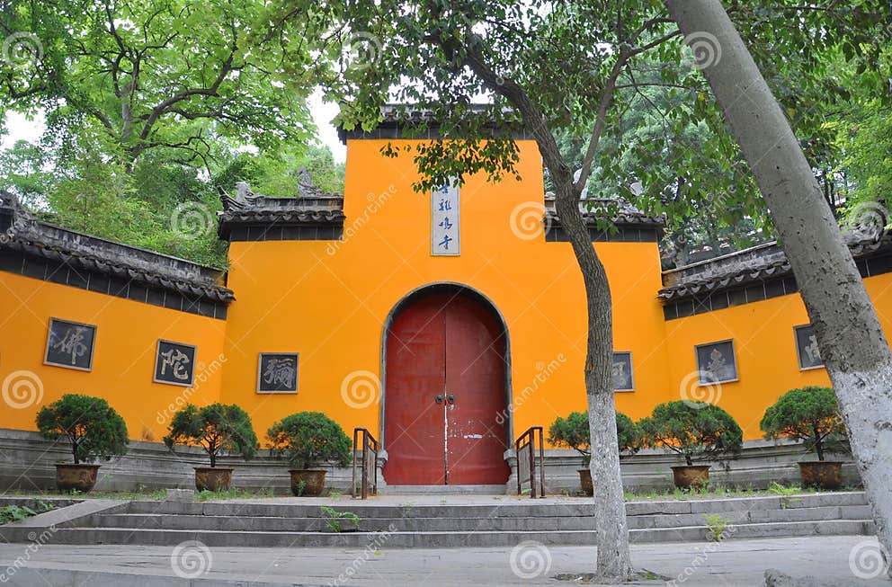 Templo de Jiming, Nanjing foto de archivo. Imagen de entrada - 25667488