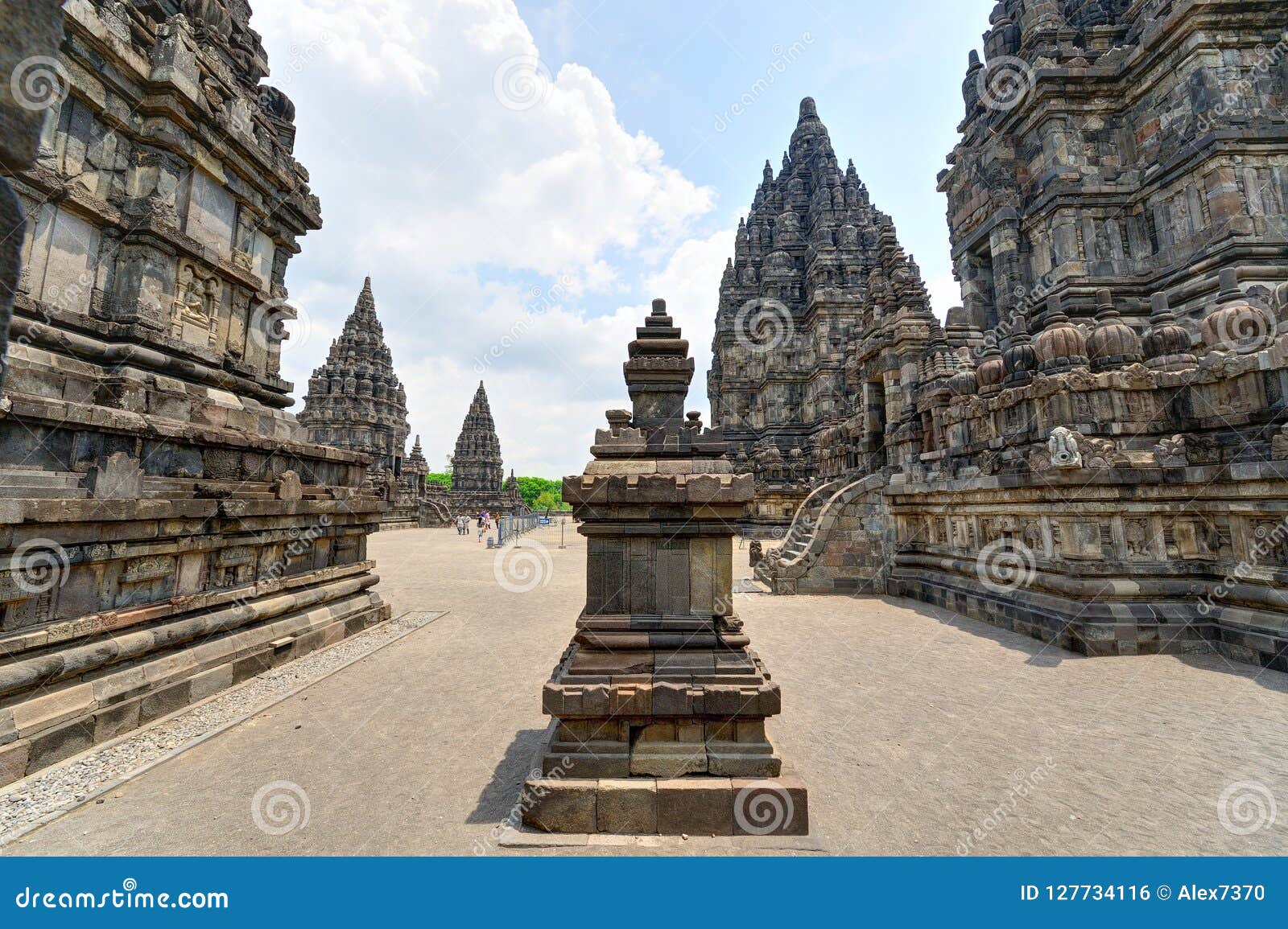 Templo De Prambanan En La Isla De Java, Indonesia Foto editorial ...