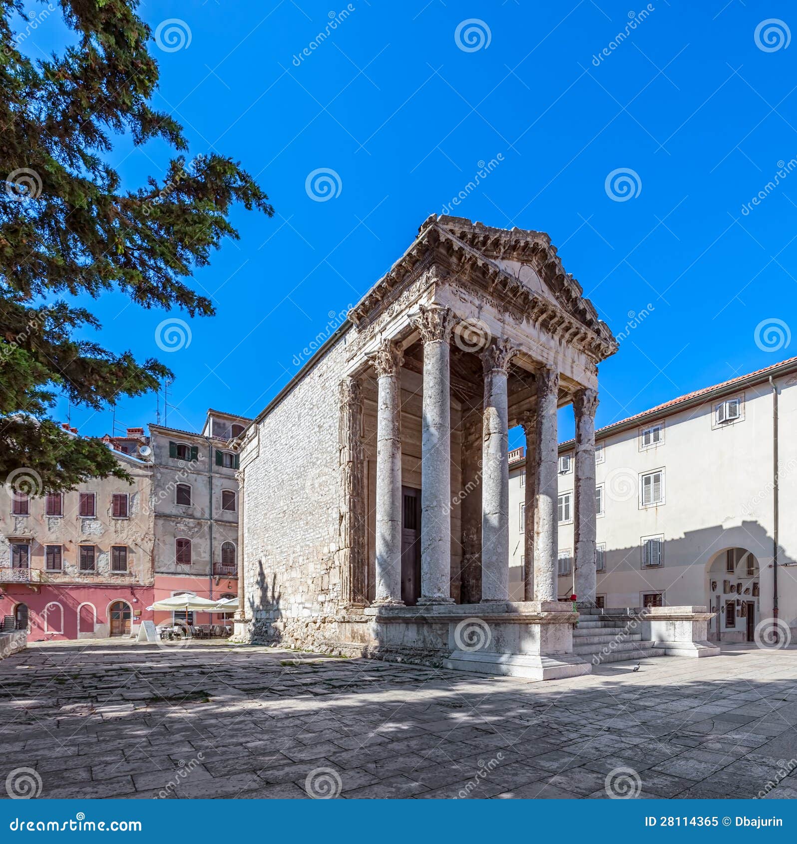 Templo De Roma Y De Augustus Imagen de archivo - Imagen de turismo ...