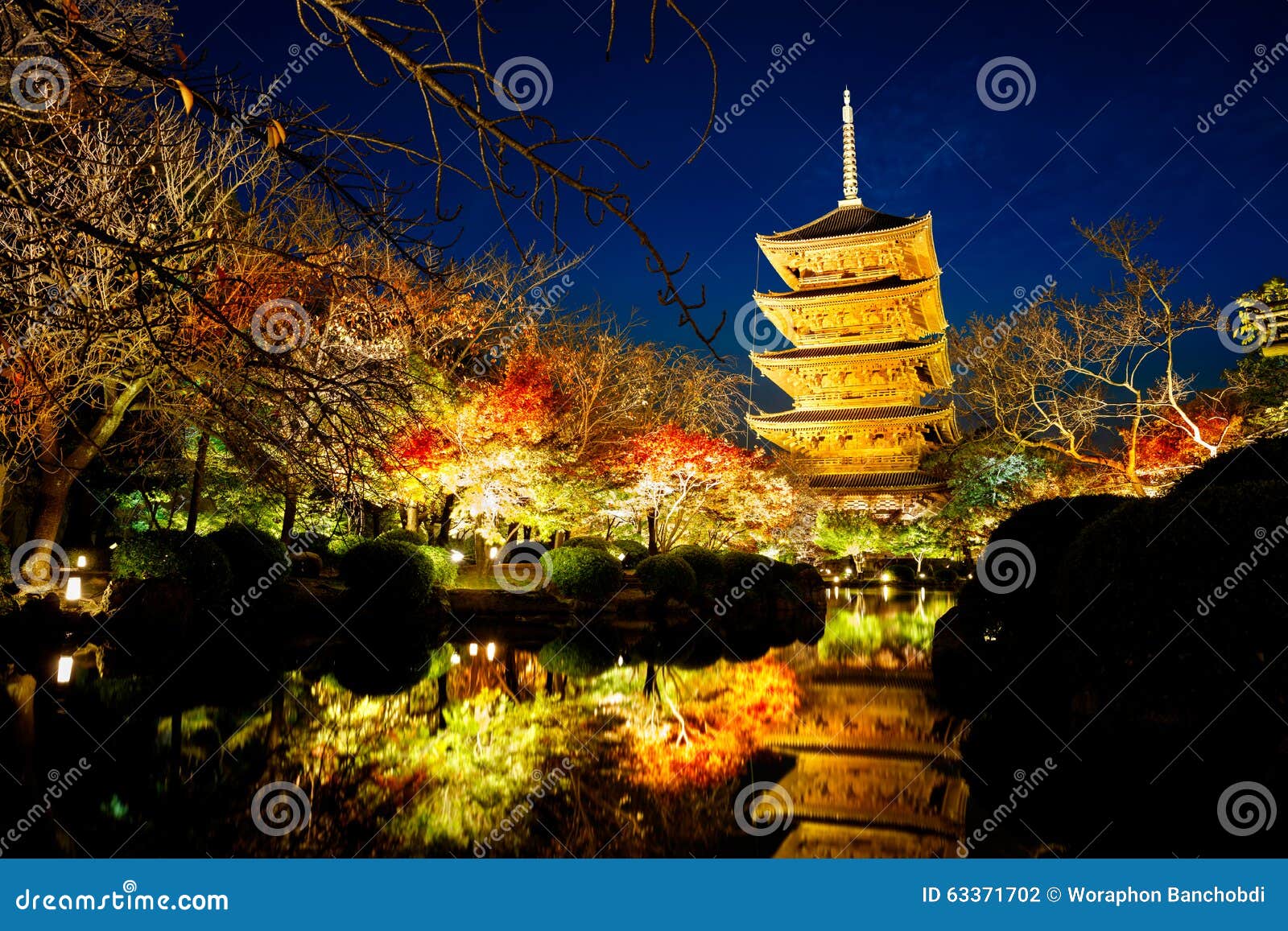Templo de Toji foto de archivo. Imagen de pagoda, resorte - 63371702