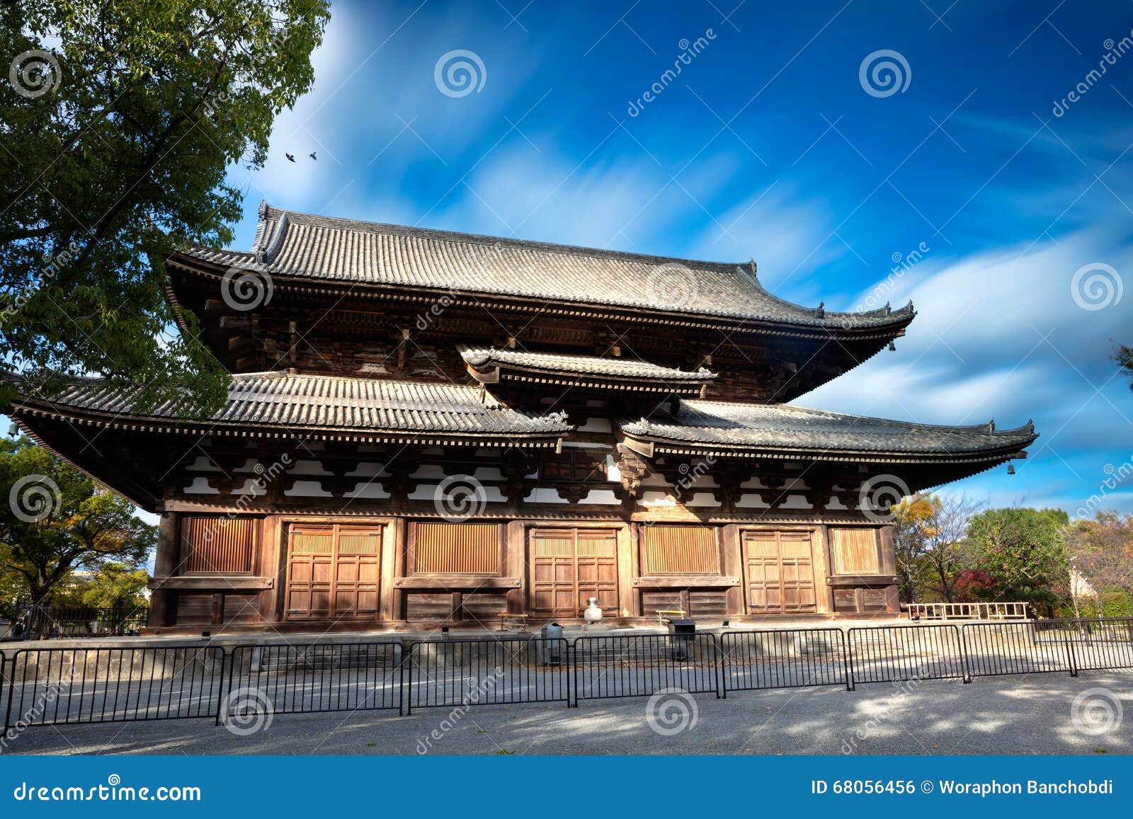 Templo de Toji foto de archivo. Imagen de estacional - 68056456