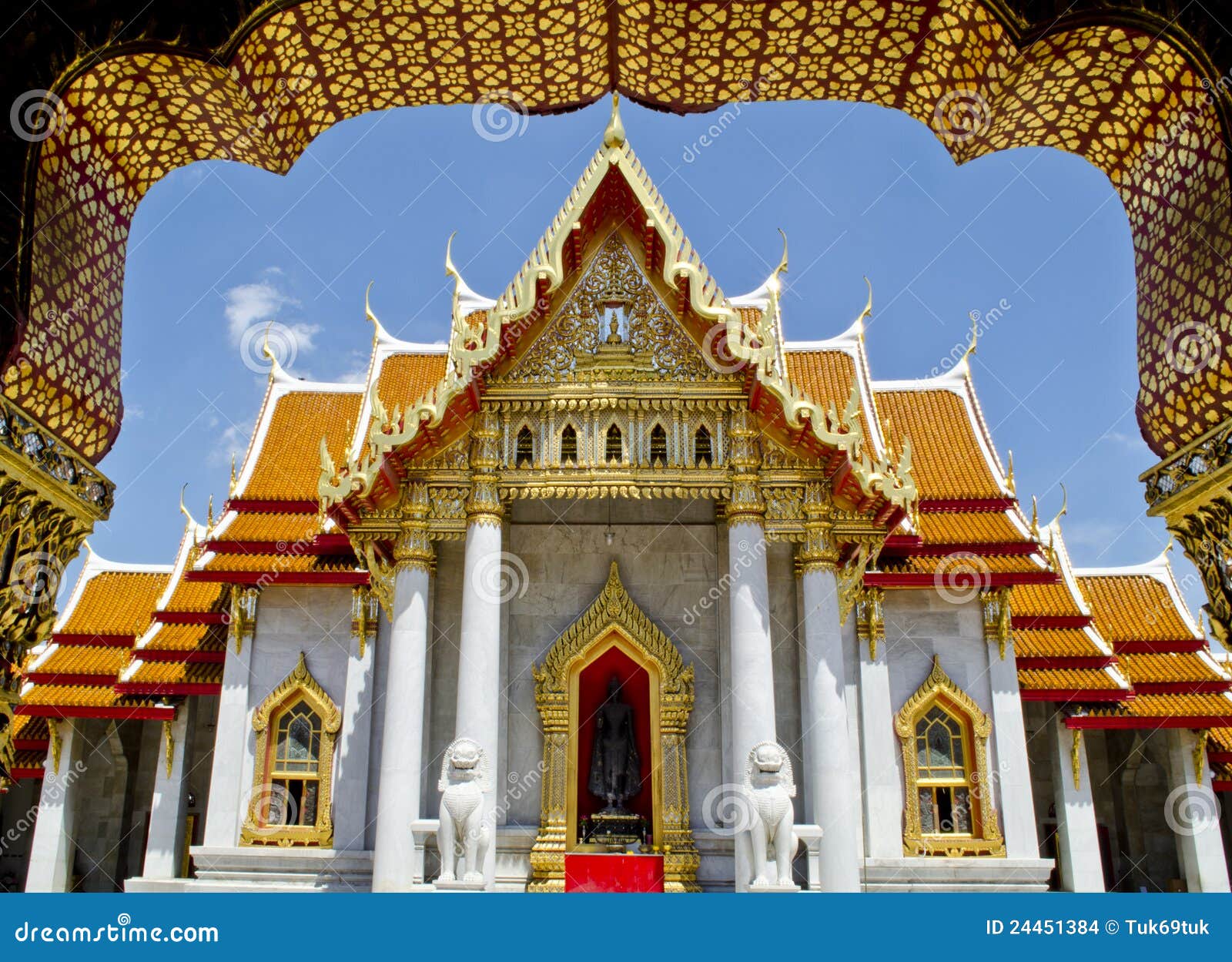 Templo En El Benchama Conocido Del Wat De Tailandia Foto de archivo ...