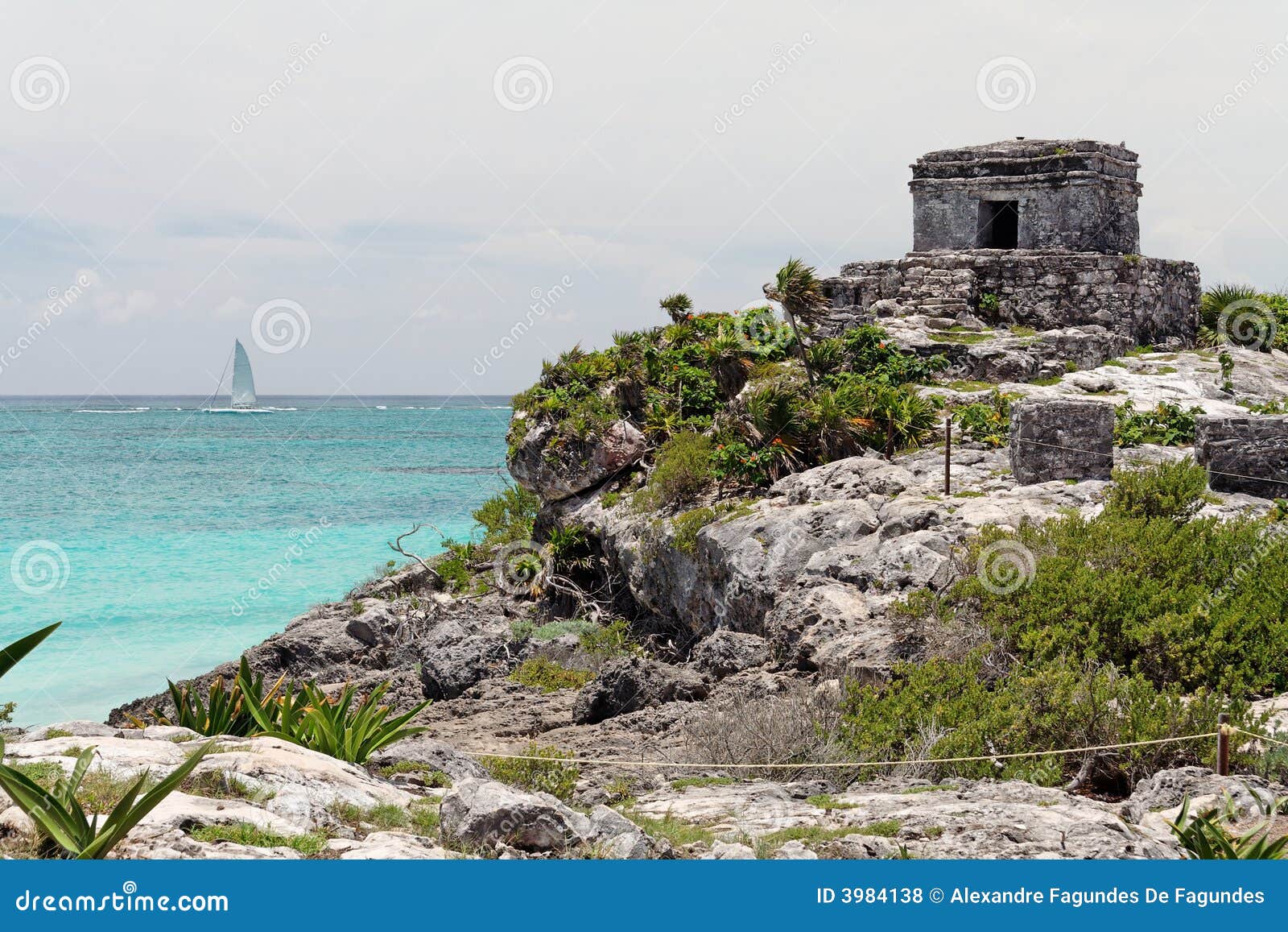 Templo Tulum foto de archivo. Imagen de norte, america - 3984138