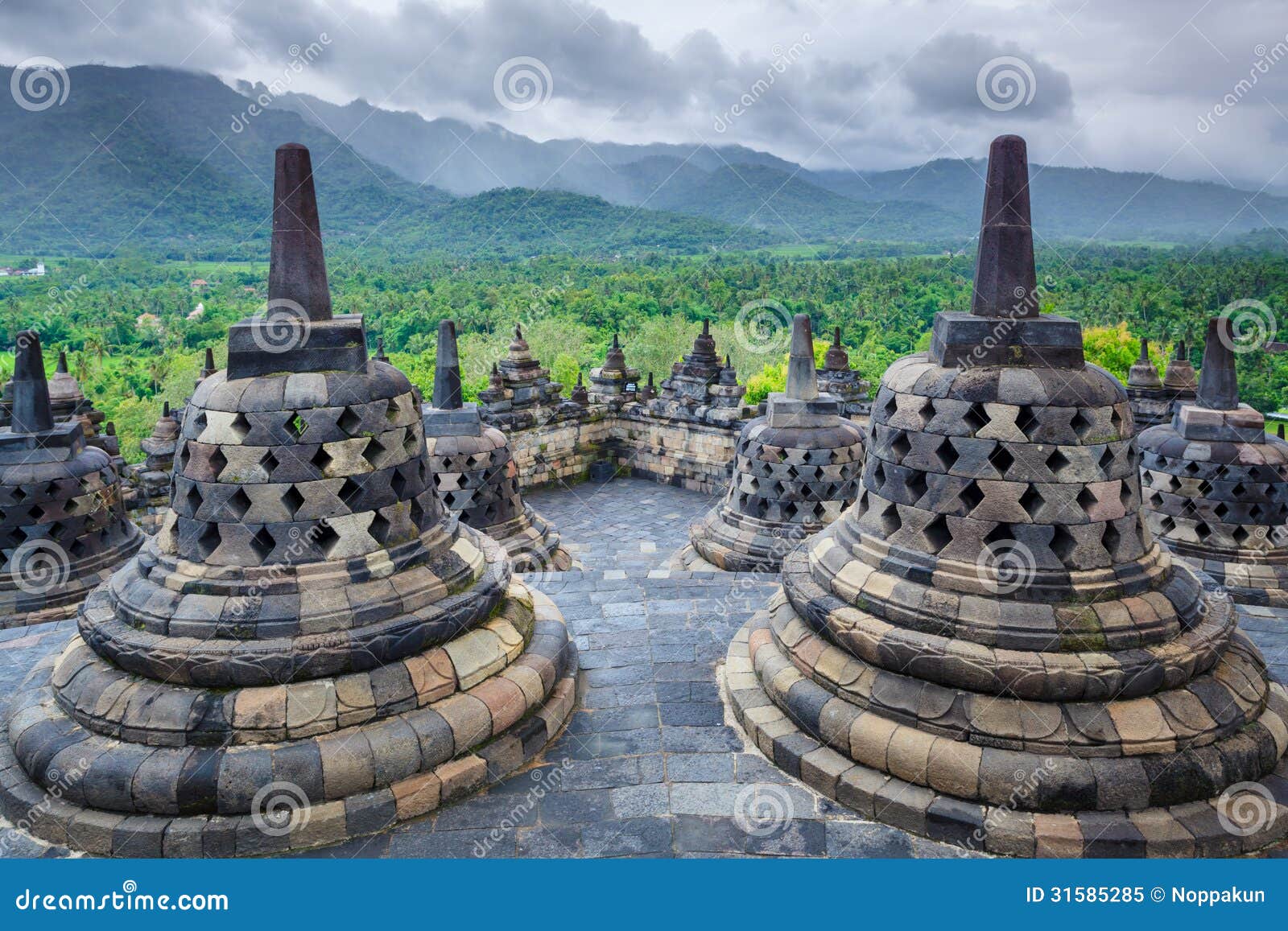 Templo Yogyakarta De Borobudur Buddist. Java, Indonesia Imagen de ...