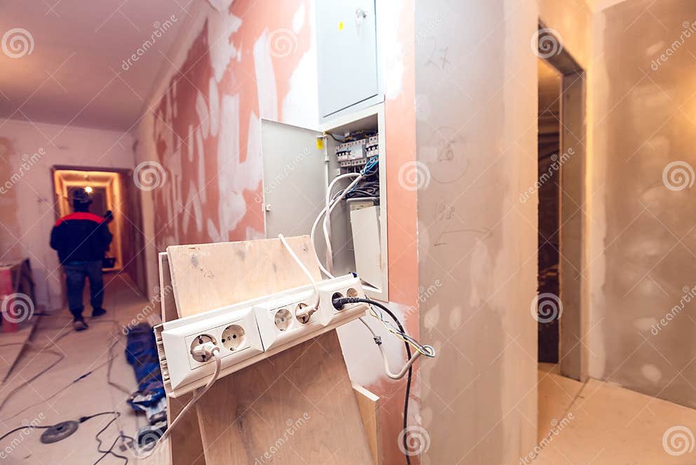 Temporary Electrical Outlets for Constructions Tools and Gears is ...