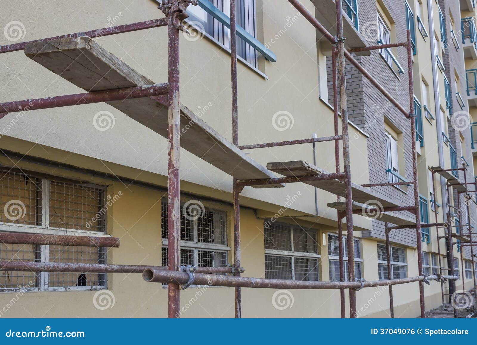 Temporary Scaffolding System Stock Photo - Image of bungalow, family ...