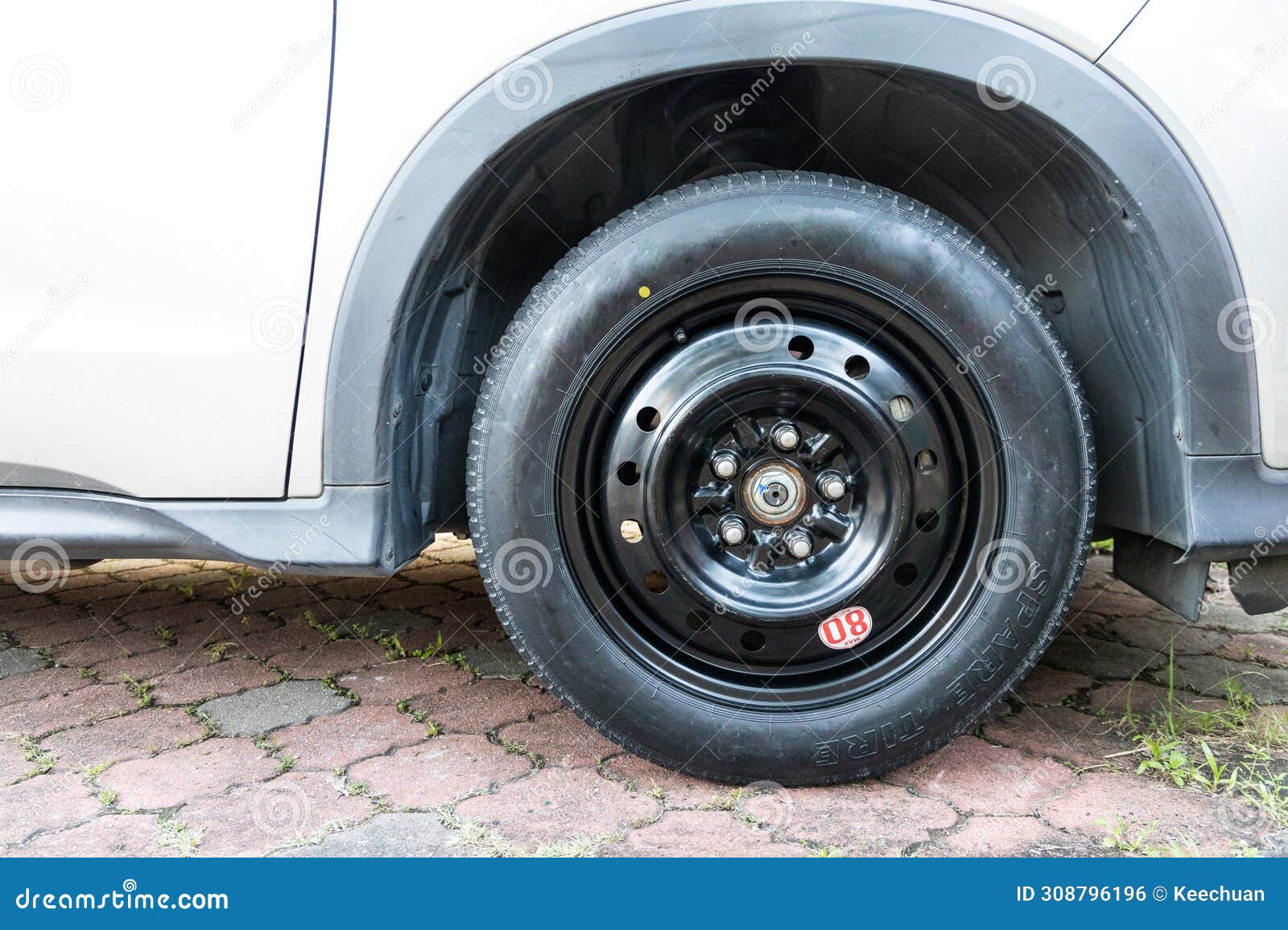 Temporary Wheel Installed on Automobile with Maximum Speed Limit of 80 ...