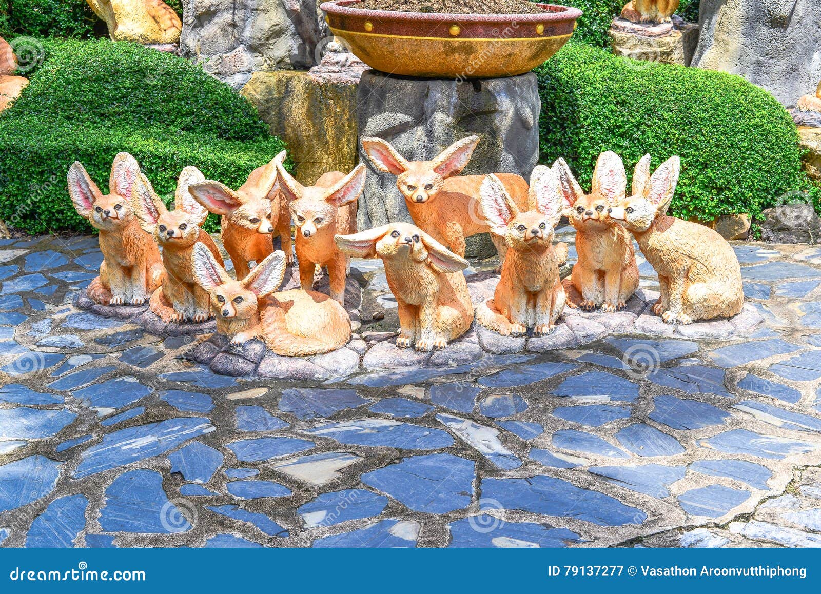 Statue Cartoon Stock Photography | CartoonDealer.com #57529766