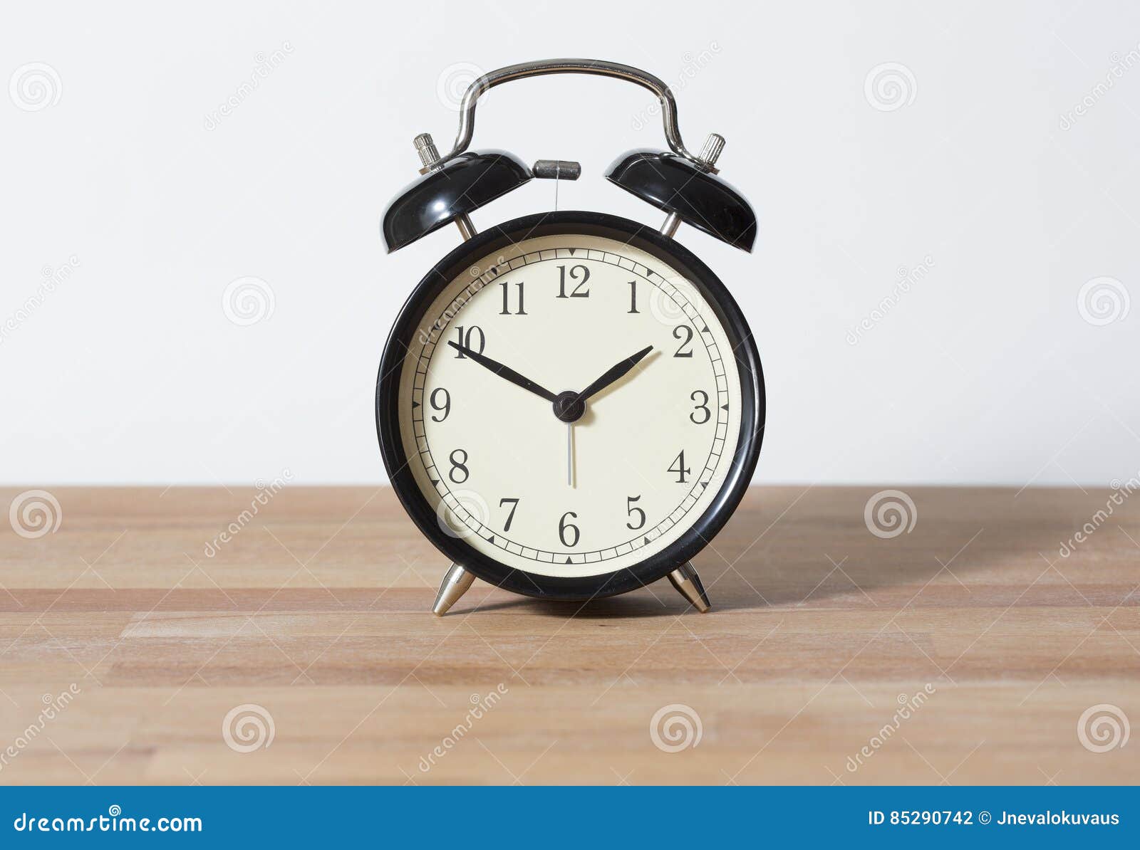 It is ten to two o`clock stock photo. Image of analog - 85290742