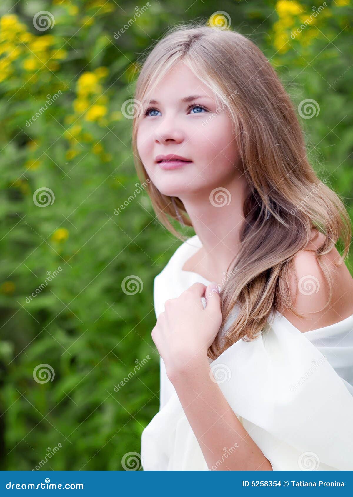 Tender young girl portrait stock photo. Image of camera - 6258354