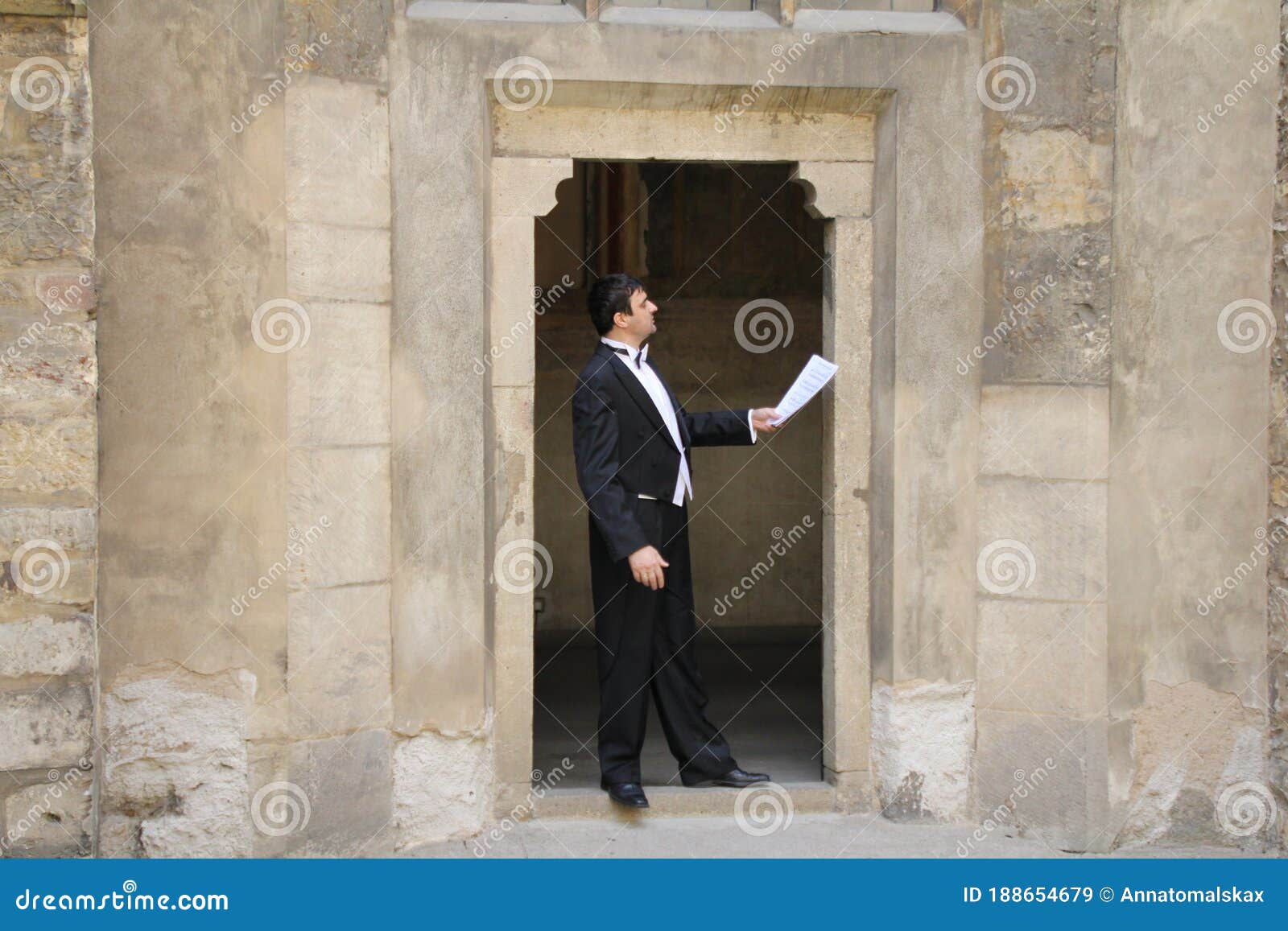 Tenor opera singer editorial stock image. Image of work - 188654679