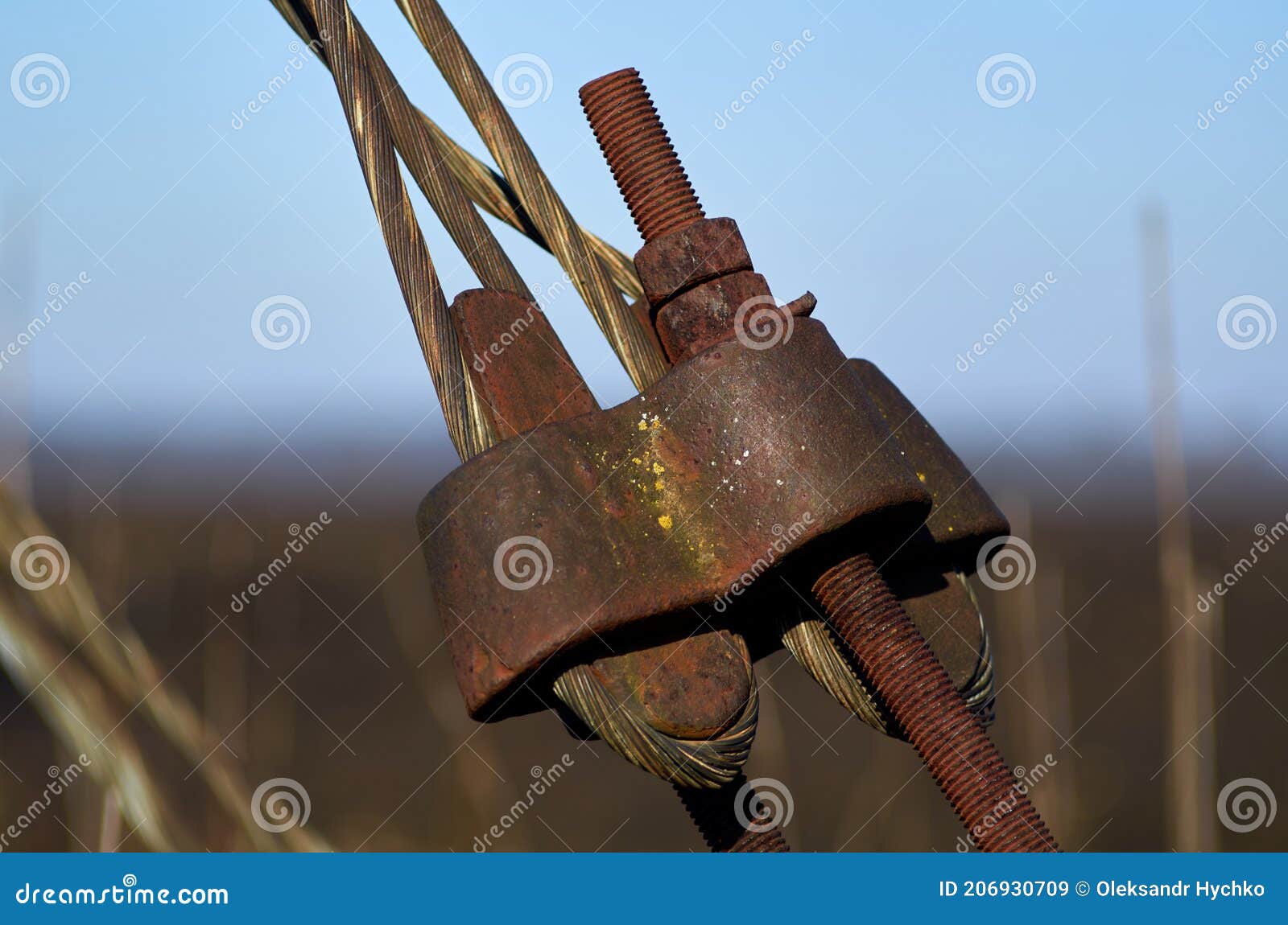 Tensor De Cable De Fijación De Poste De Concreto Imagen de archivo ...