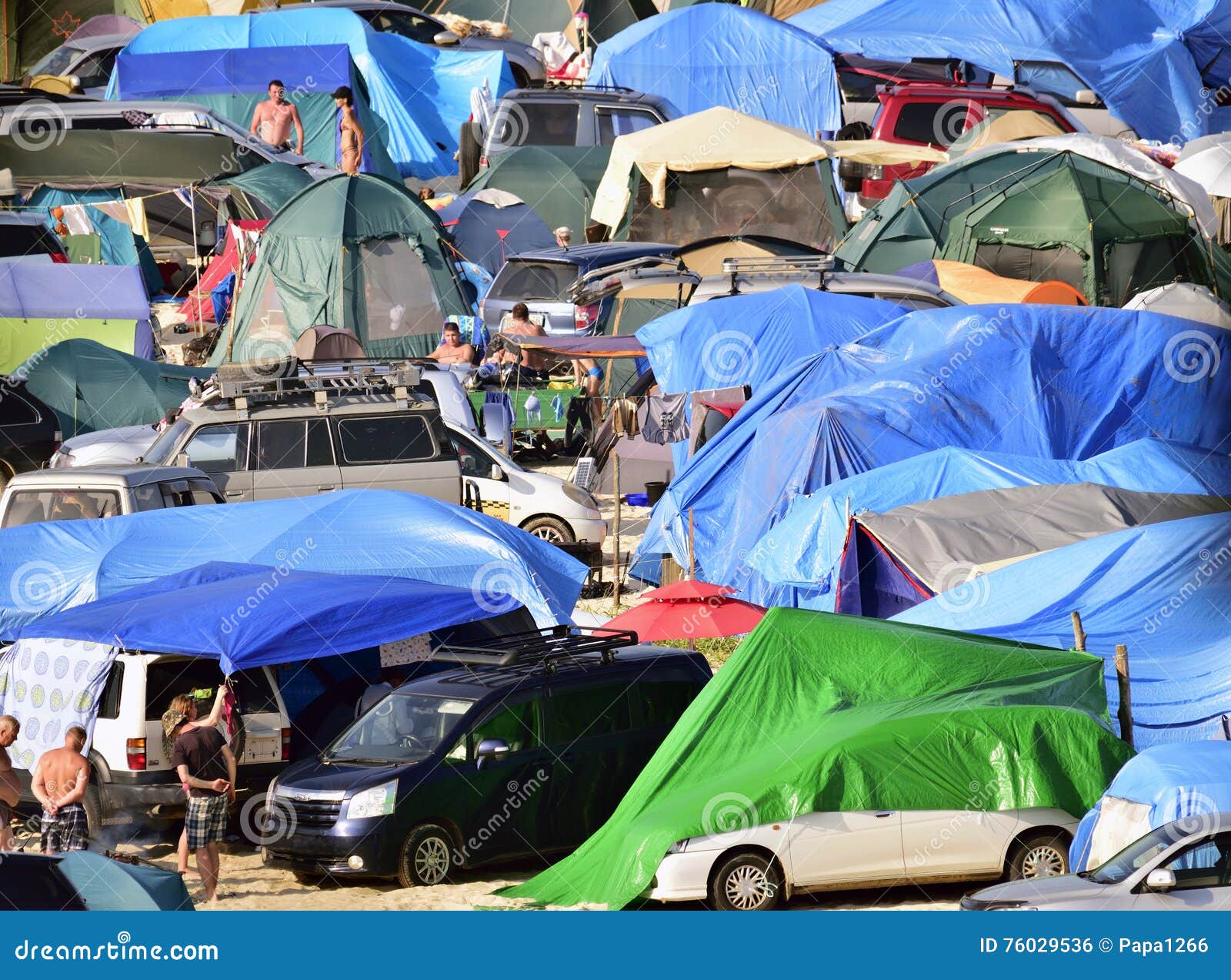 Tent on the beach editorial photo. Image of journey, adventure - 76029536