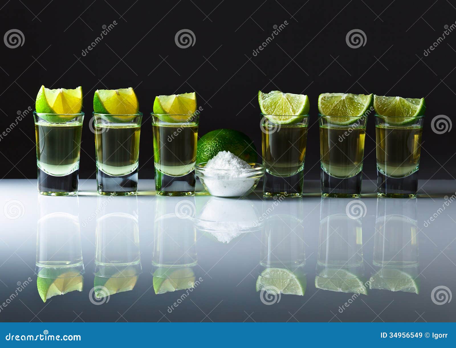 Tequila, cal y sal imagen de archivo. Imagen de adorne - 34956549