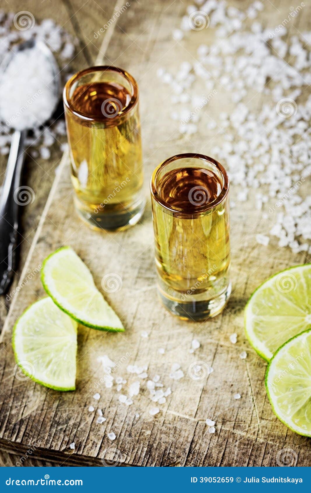 Tequila Con La Cal Y La Sal Imagen de archivo - Imagen de cristal ...
