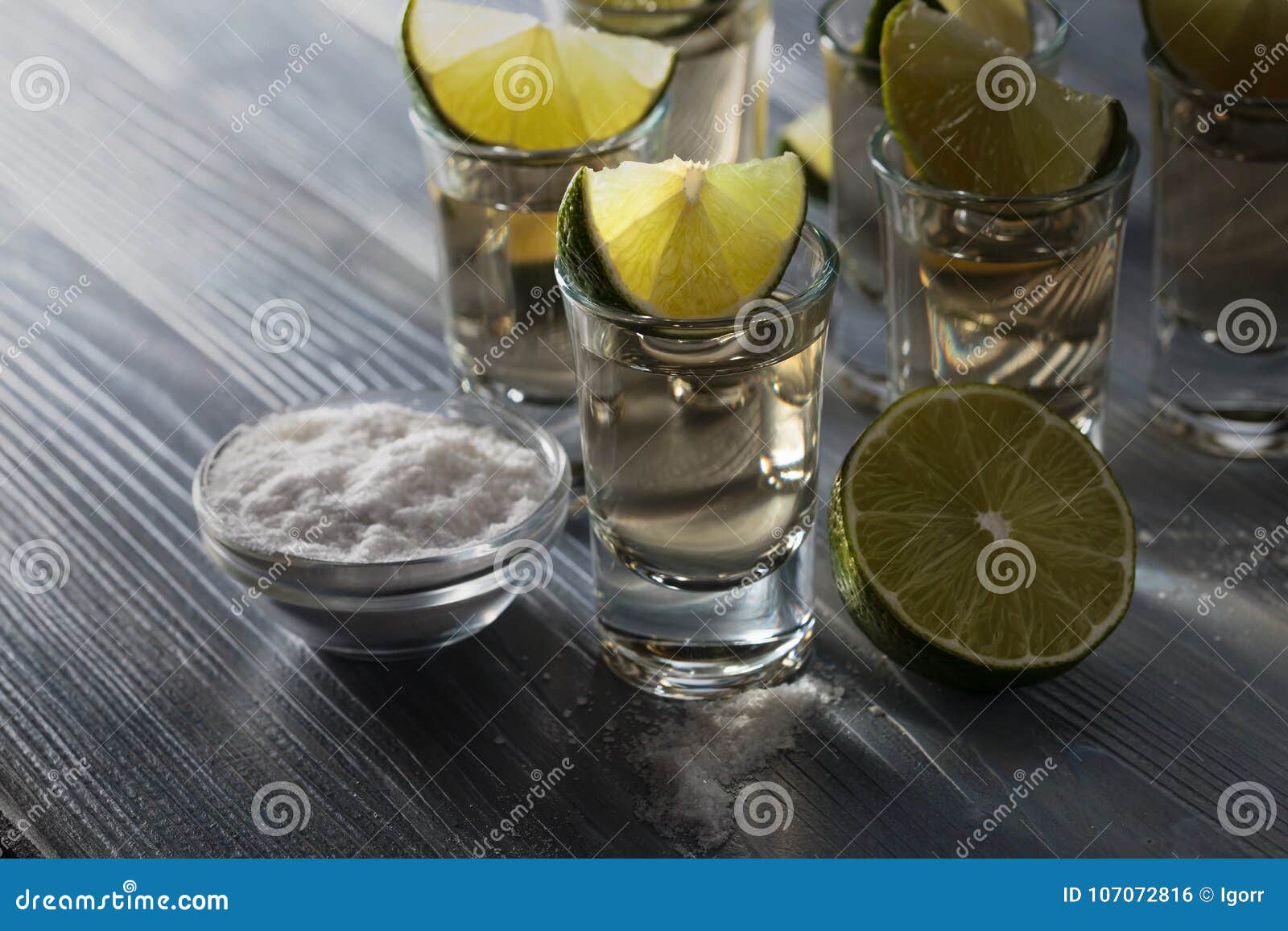 Tequila Con La Sal Y La Cal Foto de archivo - Imagen de rebanada ...