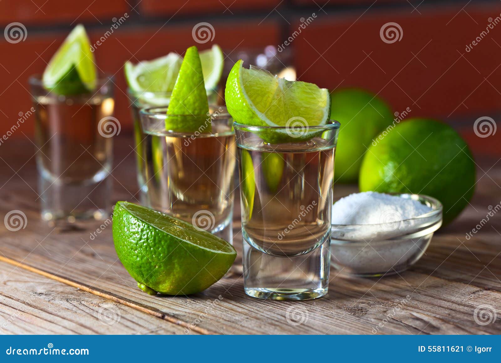 Tequila Del Oro Con La Sal Y La Cal Imagen de archivo - Imagen de verde ...