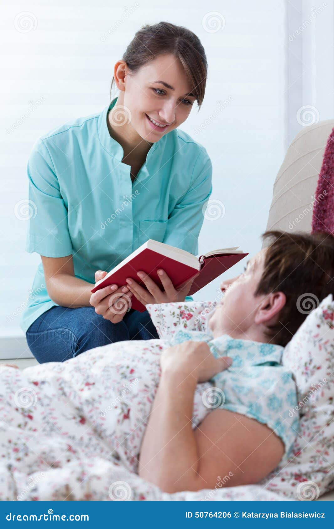 Terapeuta y el paciente foto de archivo. Imagen de cuidador - 50764206