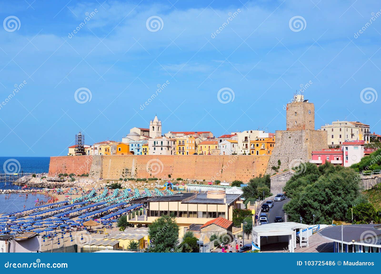 Termoli, Molise, Italia fotografia stock. Immagine di castello - 103725486