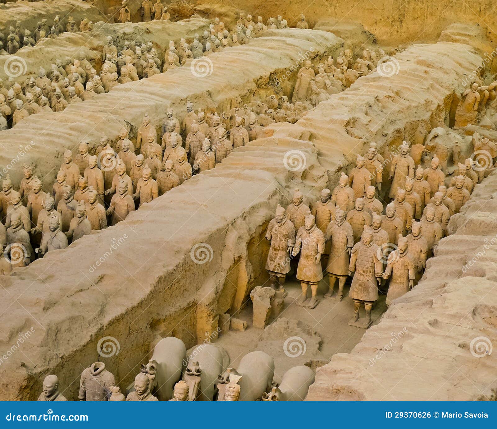 Terracotta army editorial photo. Image of emperor, figure - 29370626