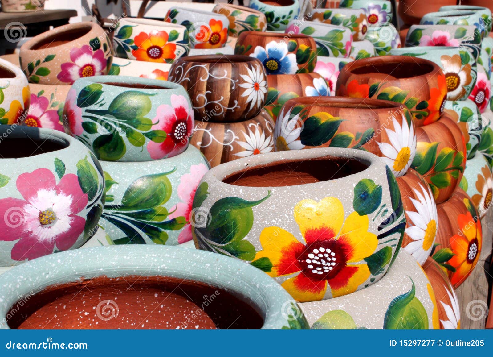 Terraglie Variopinte Handcrafted Dell'argilla Immagine Stock - Immagine ...