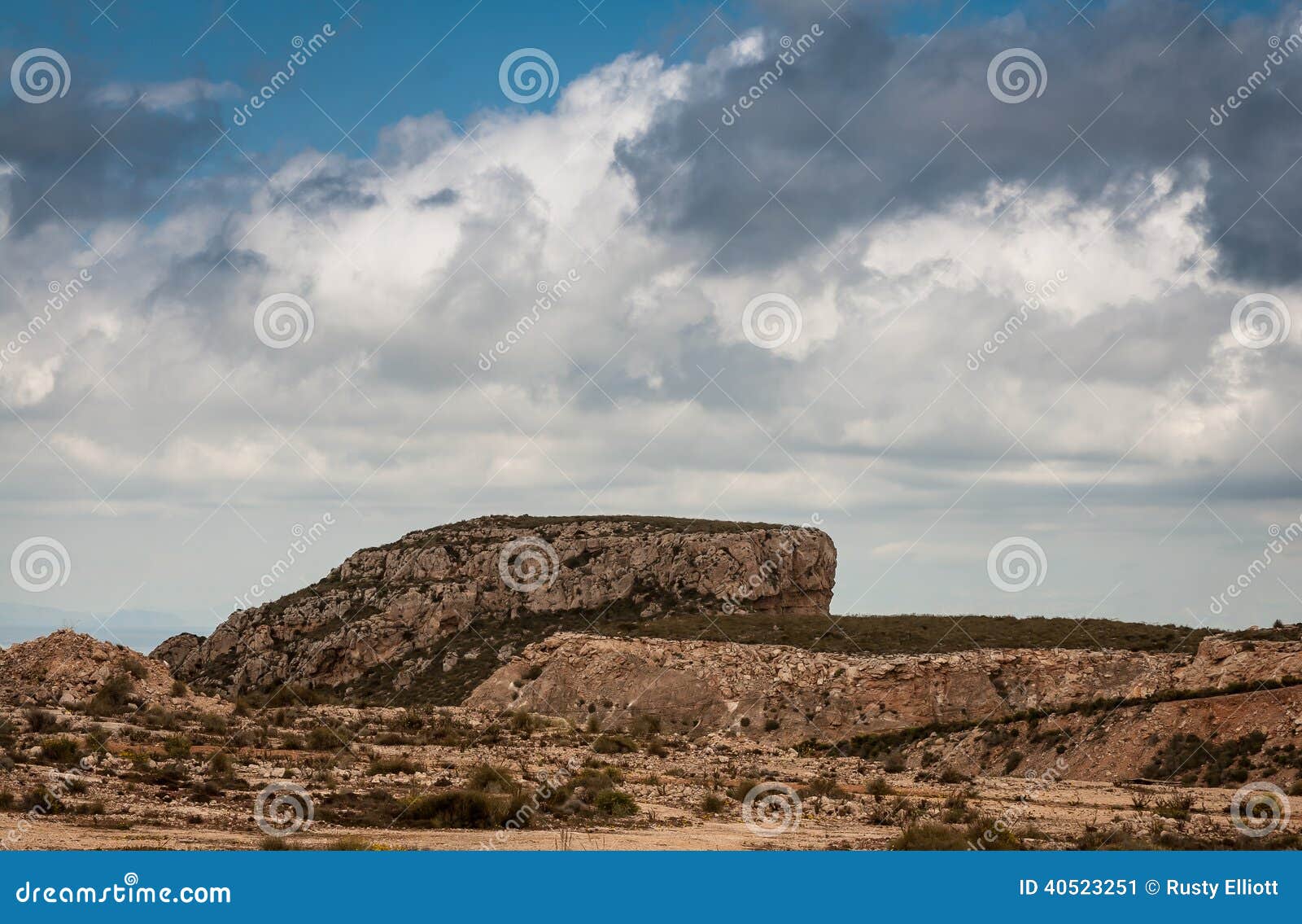 Terrain rocheux image stock. Image du rocheux, scénique - 40523251
