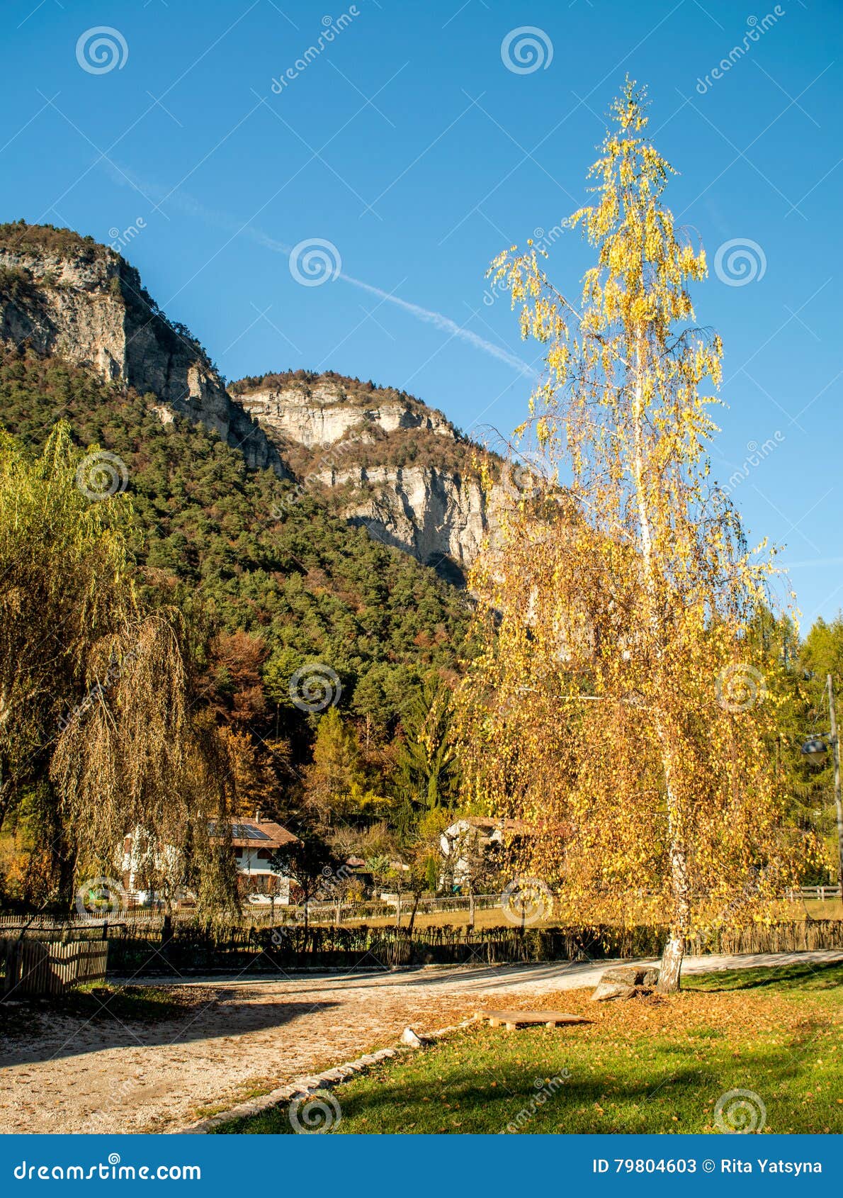 Terrain rocheux image stock. Image du beauté, élever - 79804603