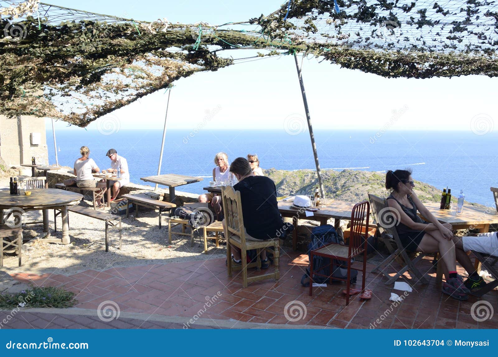 Terraza Del Restaurante En Cap De Creus Imagen de archivo editorial ...