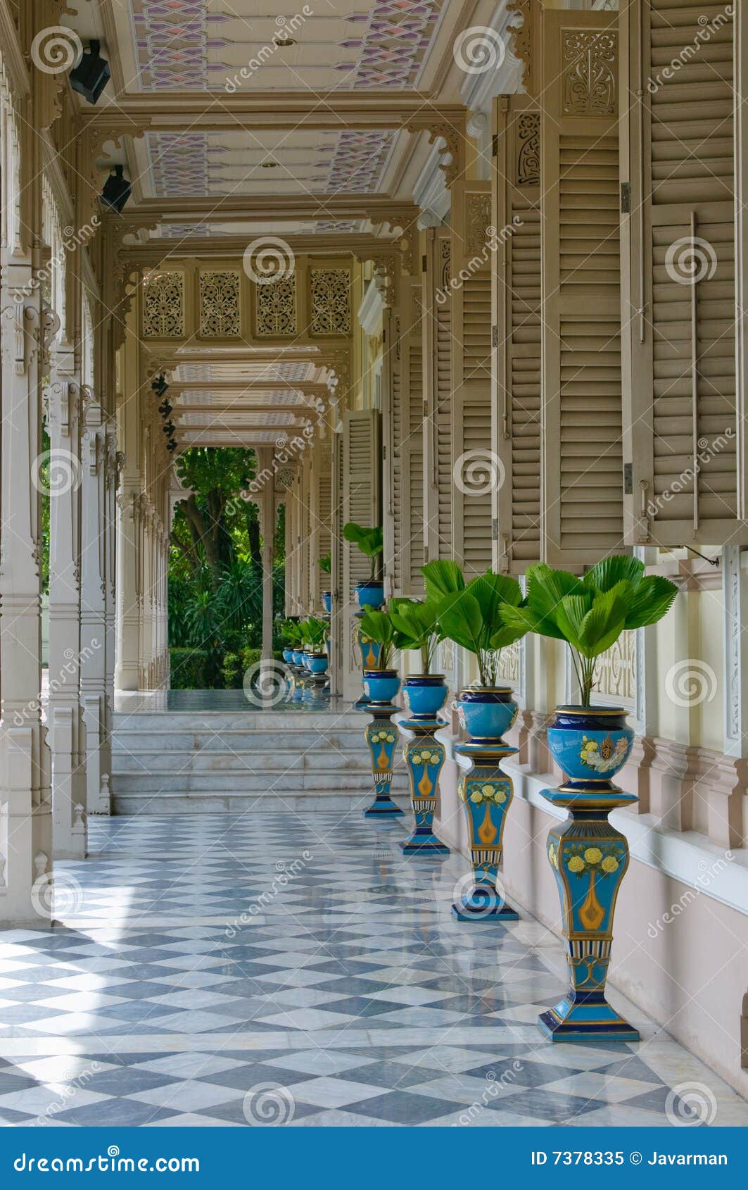Terraza En Casa Colonial Del Estilo Imagen de archivo - Imagen de ...