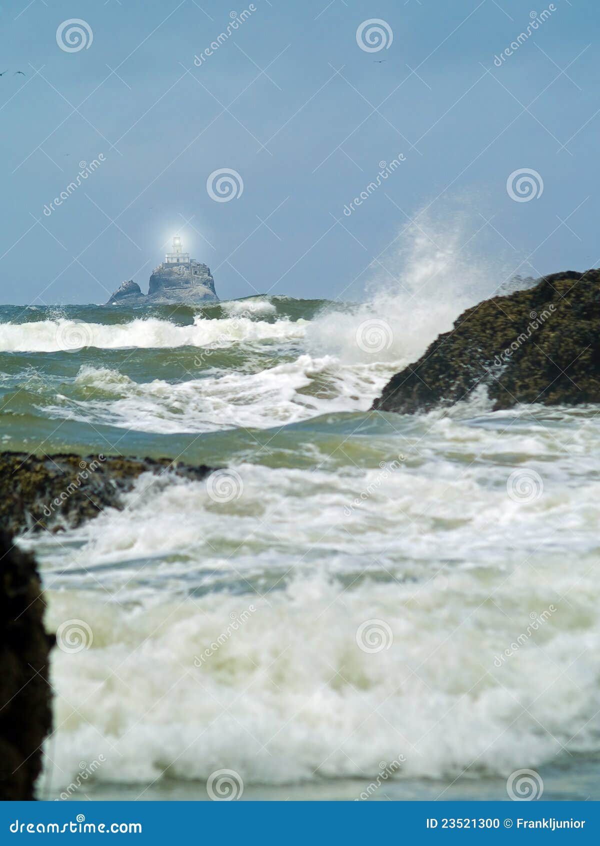Terrible Tilly Lighthouse on Oregon Coast Stock Photo - Image of light ...
